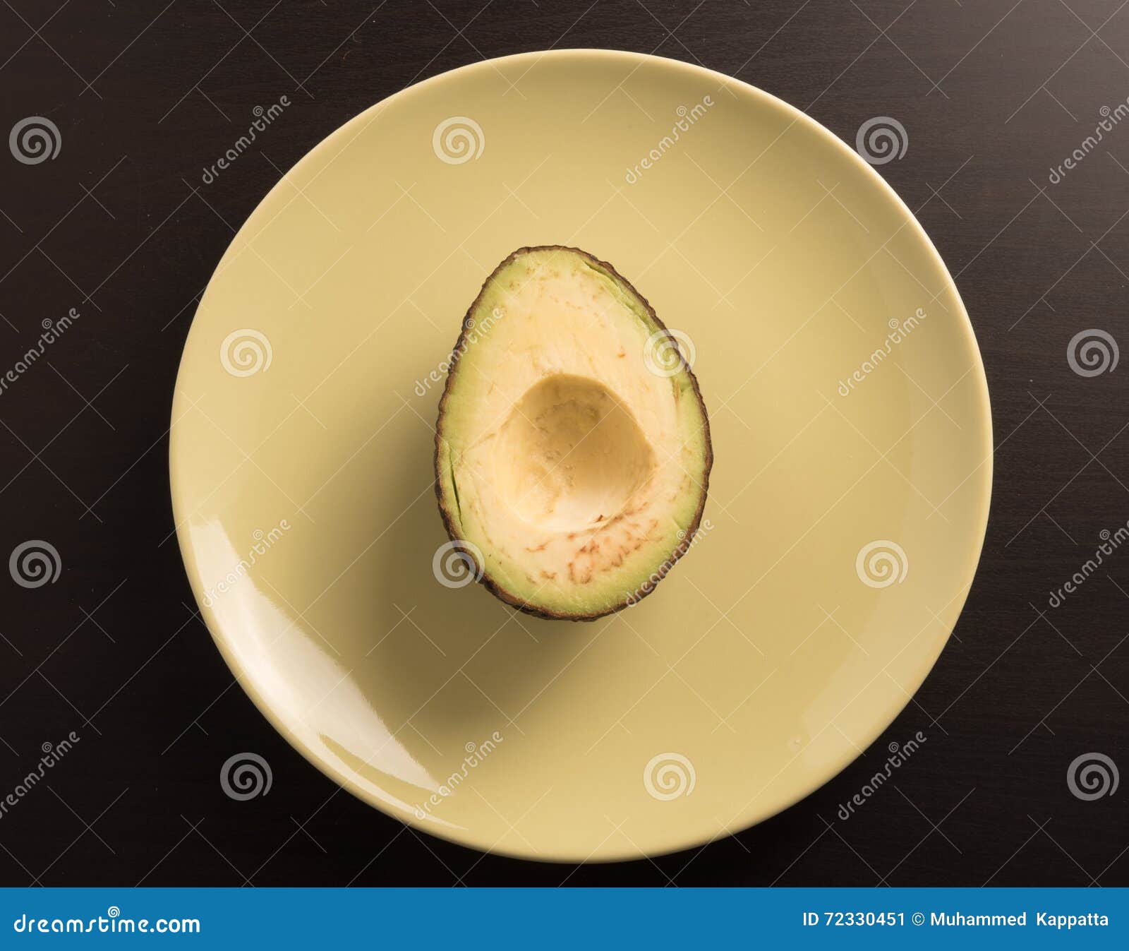 Avocado Slice without Seed in Plate Stock Image - Image of pear, core ...
