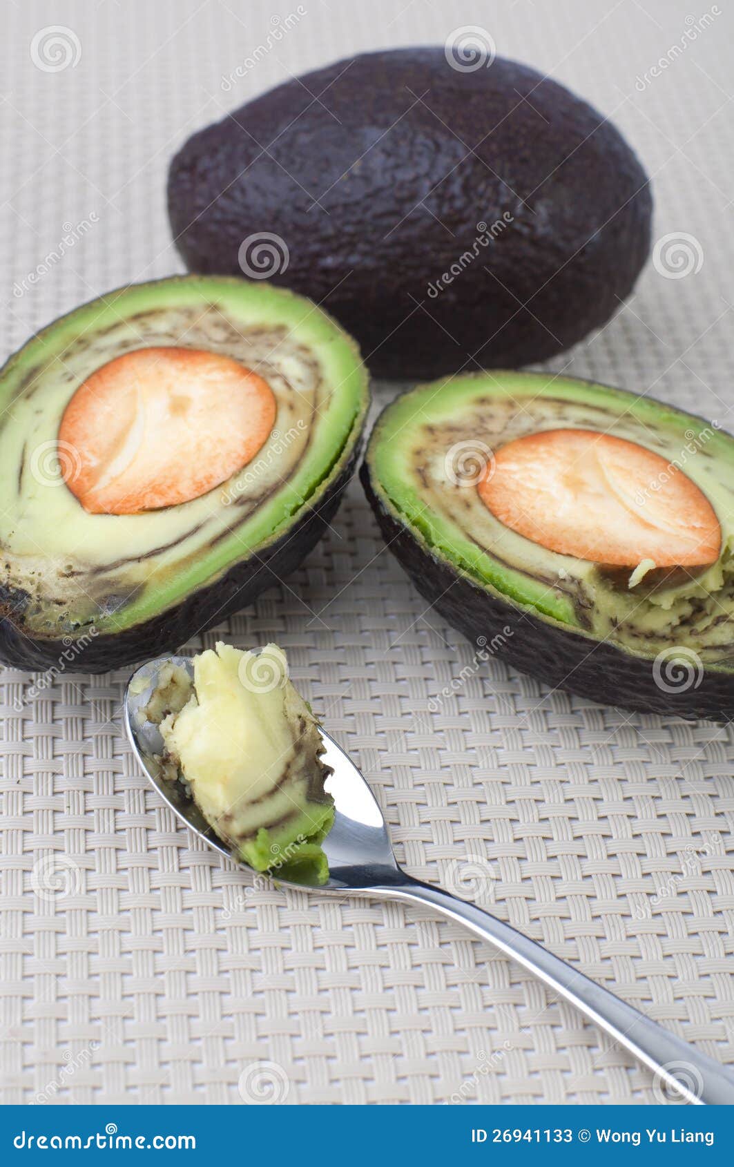 Avocadoes with spoon stock image. Image of peel, meat - 26941133