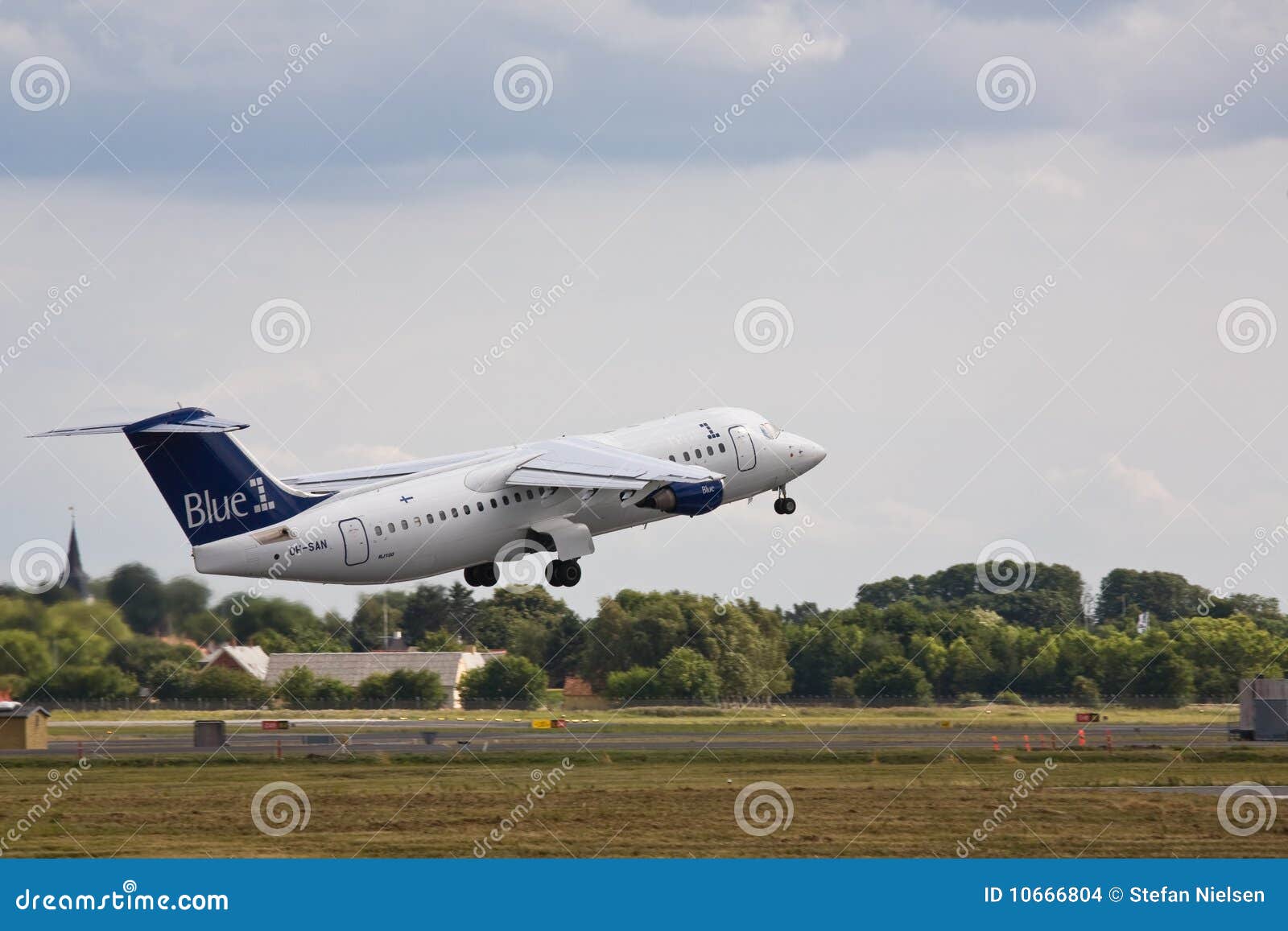 Avro RJ Airplane editorial stock image. Image of flight - 10666804