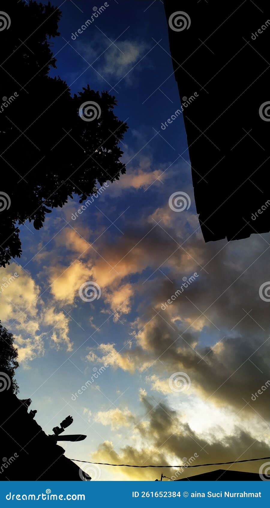Awan panas biru stock photo. Image of sunset, sunlight - 261652384
