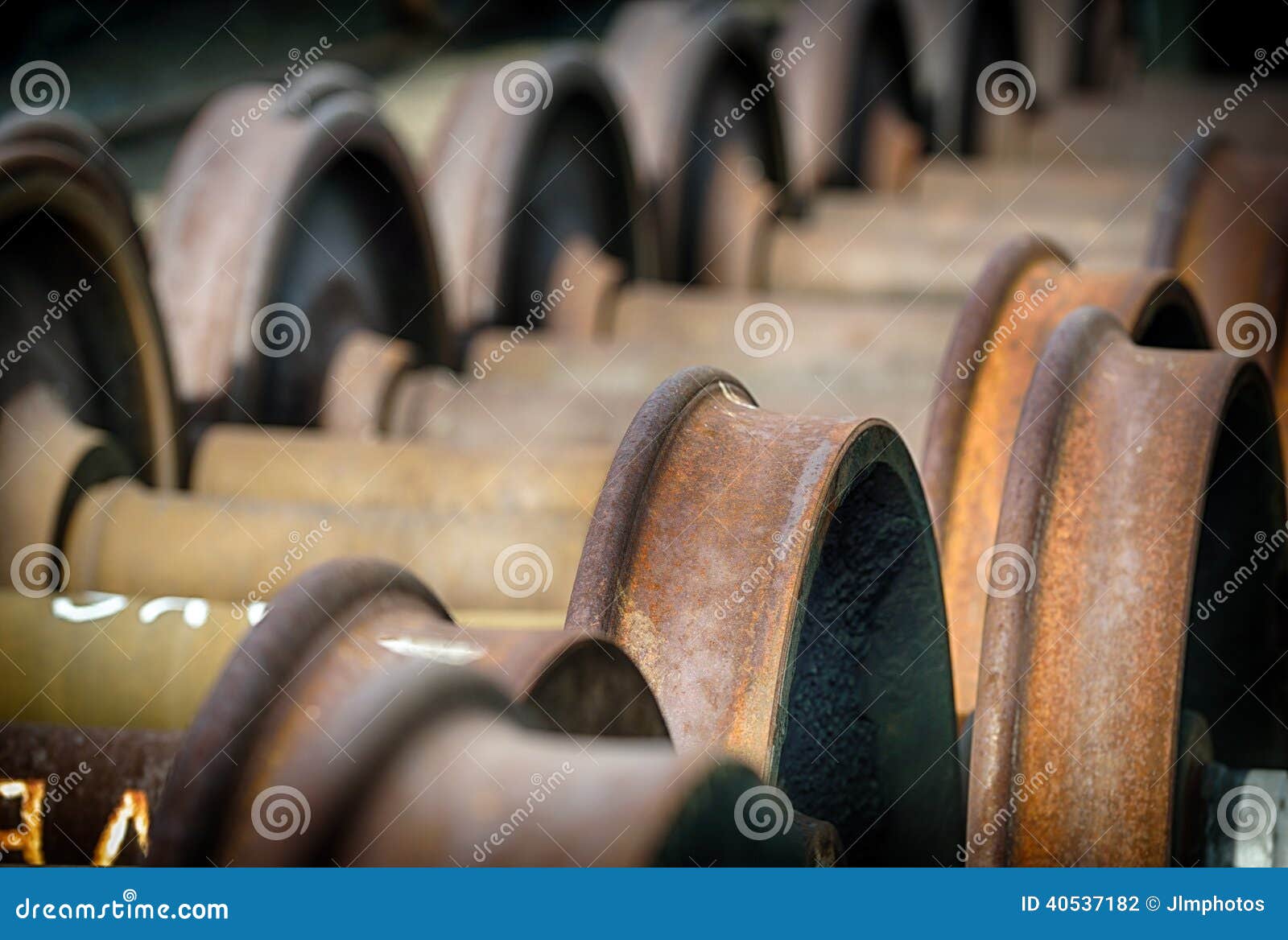 Axes De Rouillement De Train Photo stock - Image du cargaison, images ...