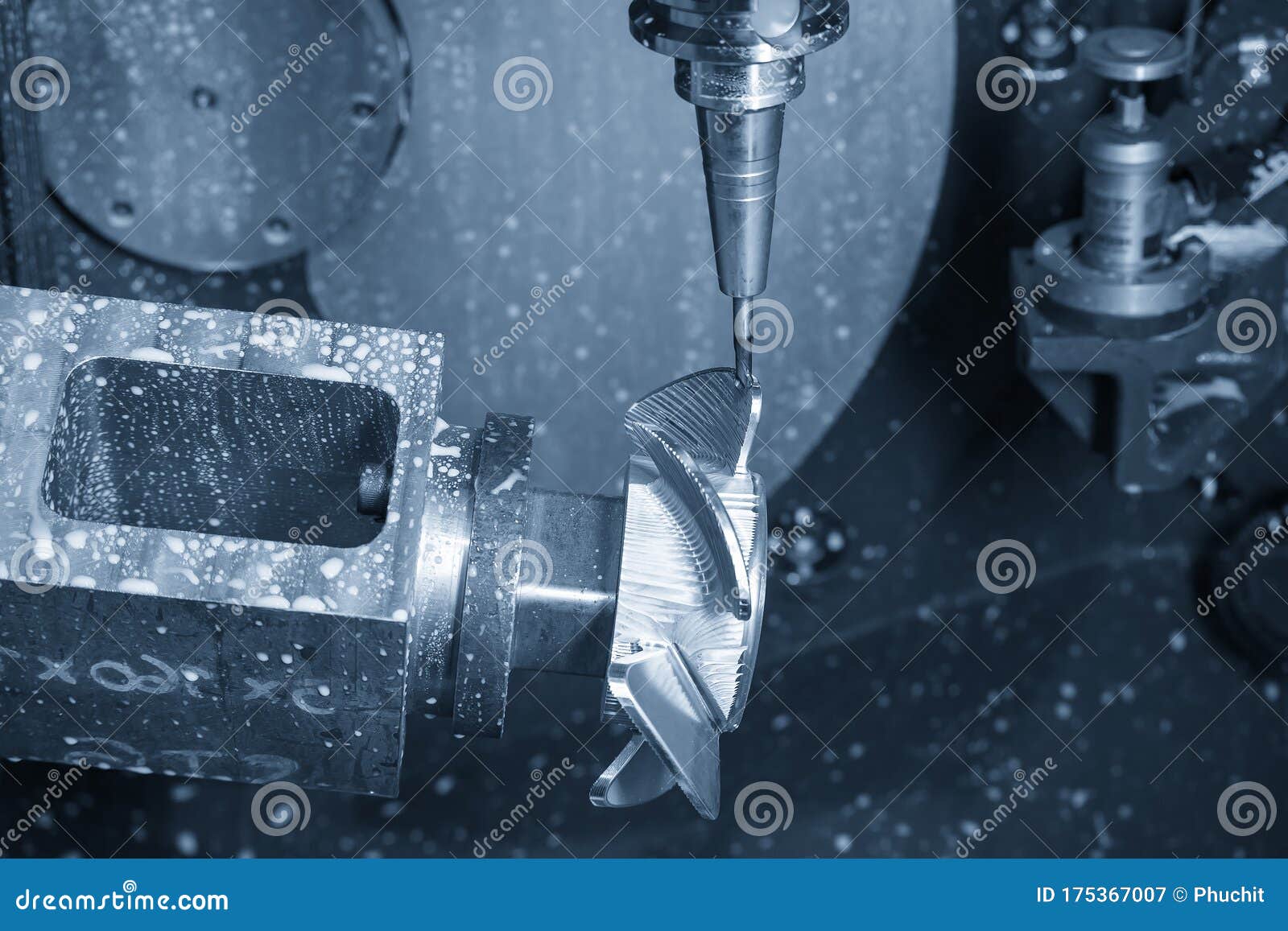 The 5 Axis CNC Milling Machine Cutting the Boat Propeller Parts with ...