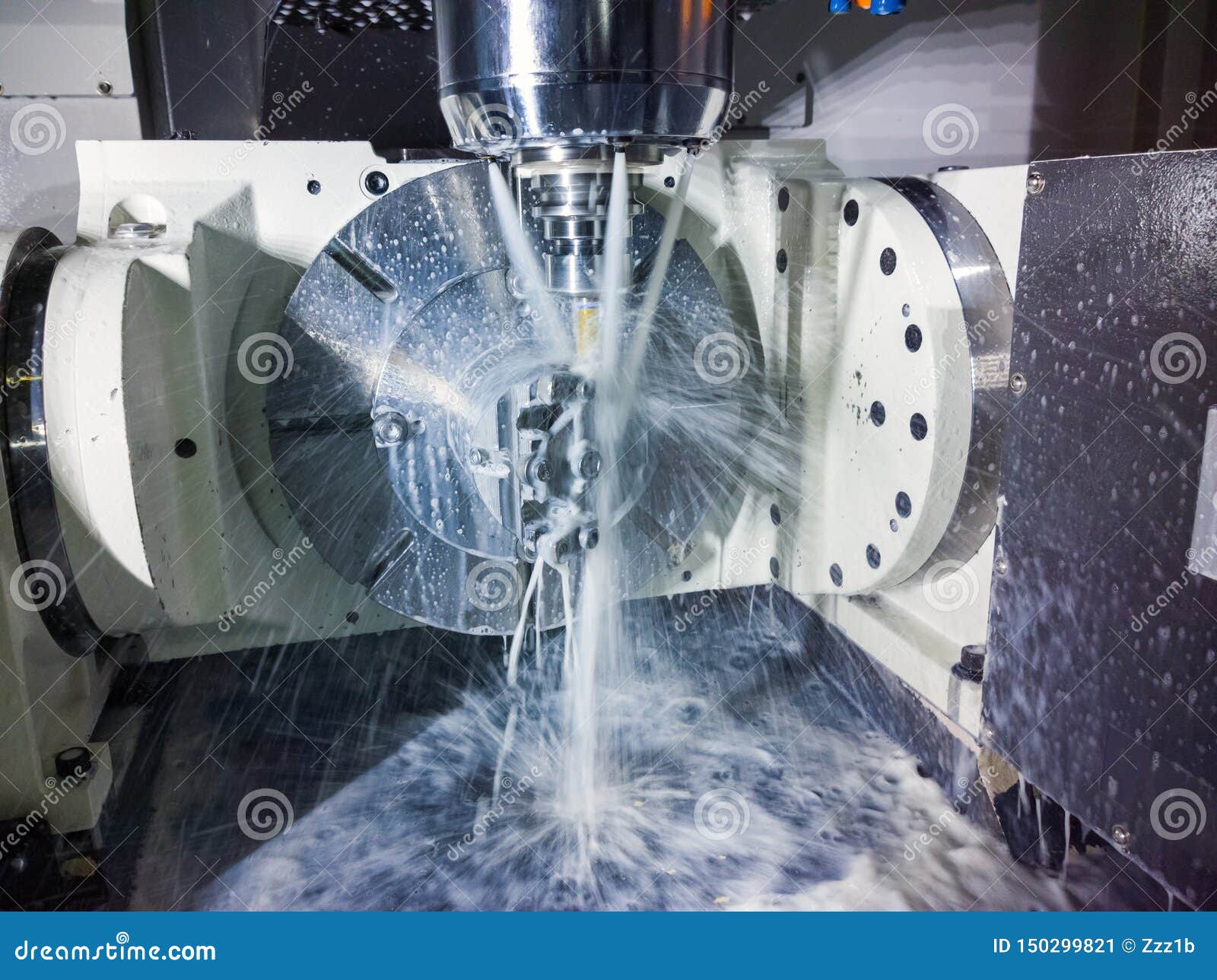 5-axis Cnc Milling Machine at Work with Coolant Under Pressure and ... 5-axis Cnc Milling Machine at Work with Coolant Under Pressure and ...