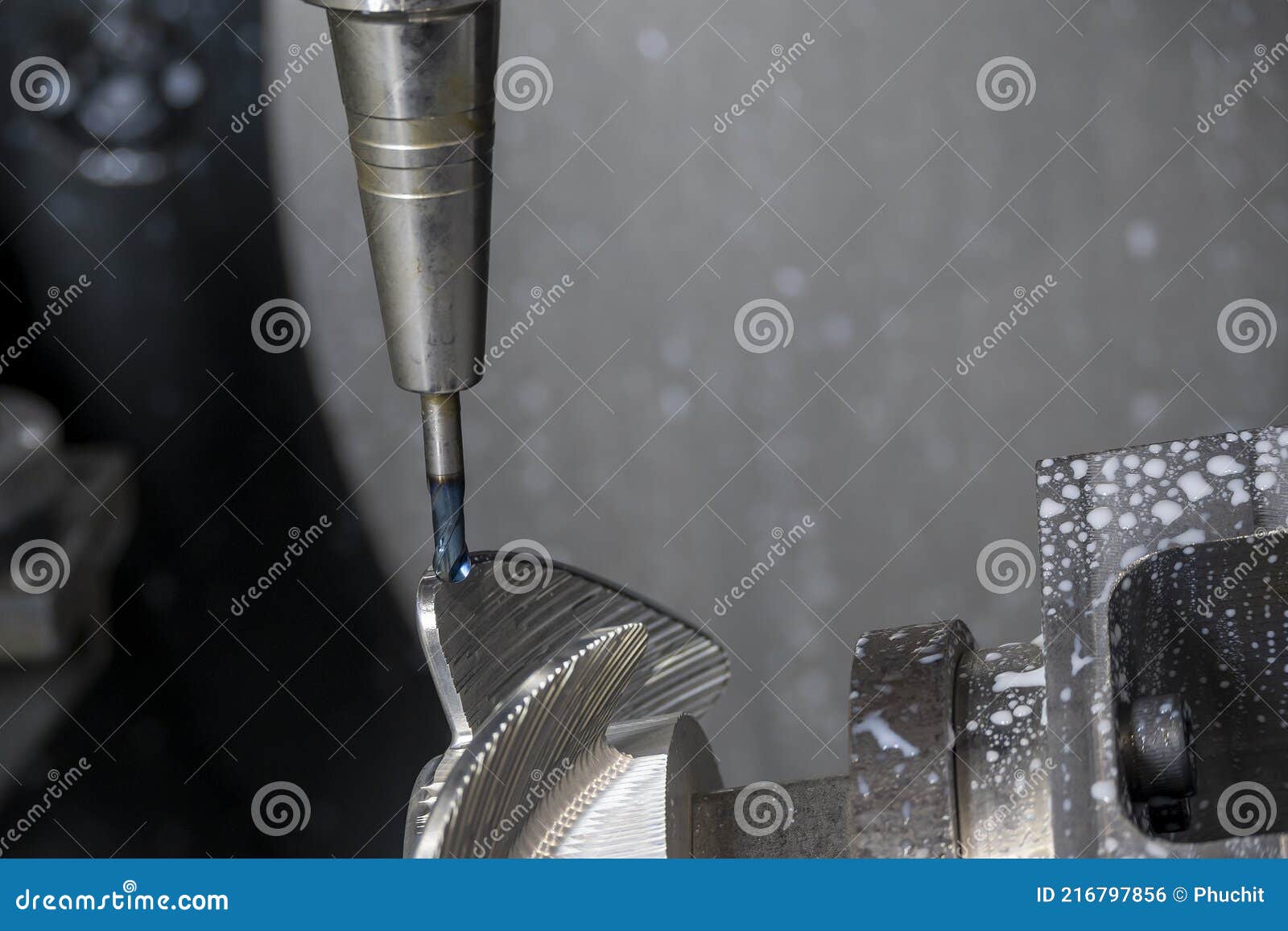 The 5-axis Machining Center Cutting the Boat Propeller with Solid Ball ...