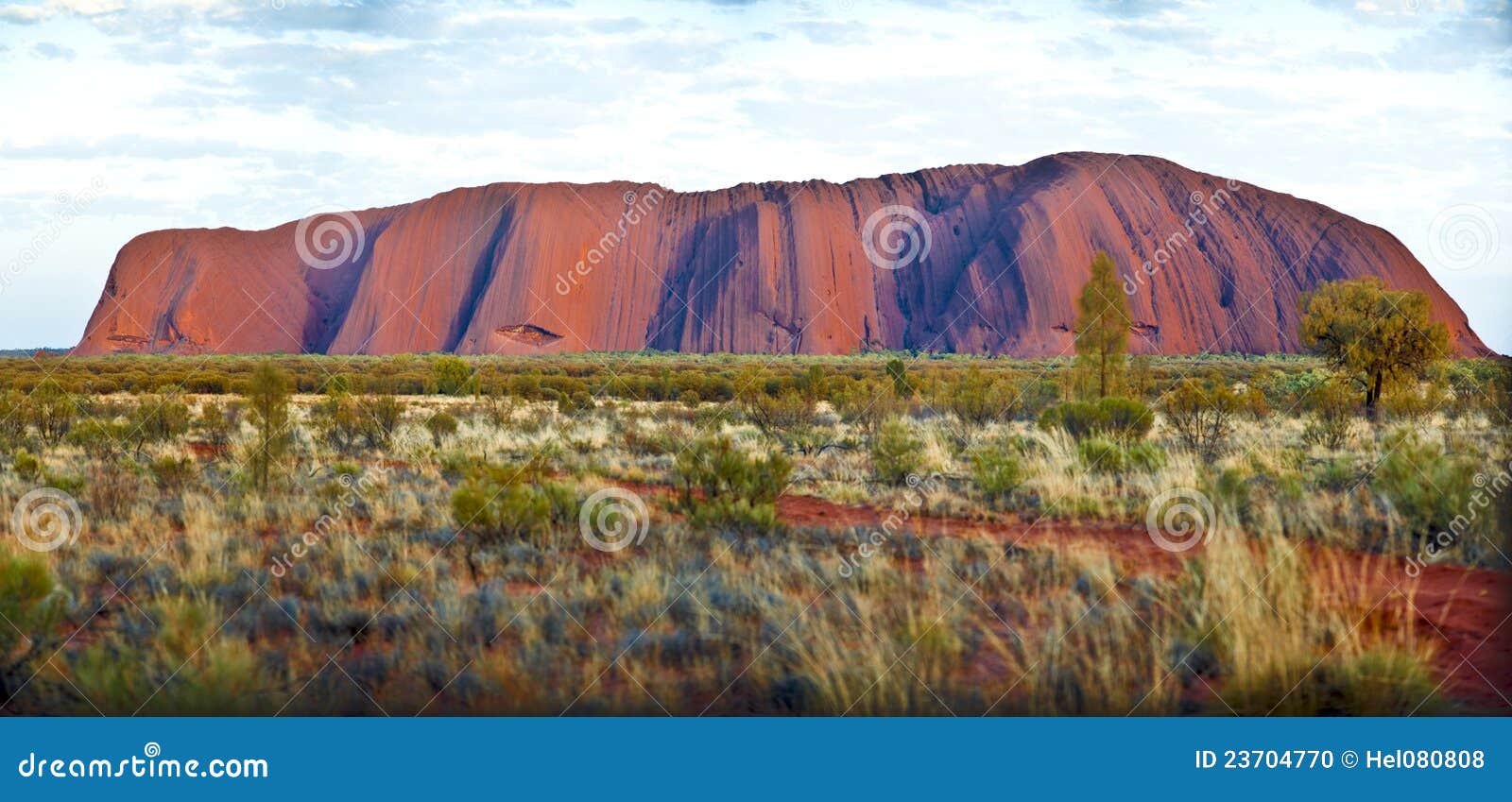 Ayers Rock, Uluru, Glowing in Evening Sun, Outback, Australia Editorial ...