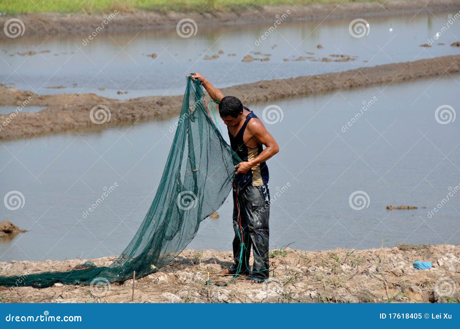 Ayutthaya, Thailand: Fisherman with Net Editorial Image - Image of ...