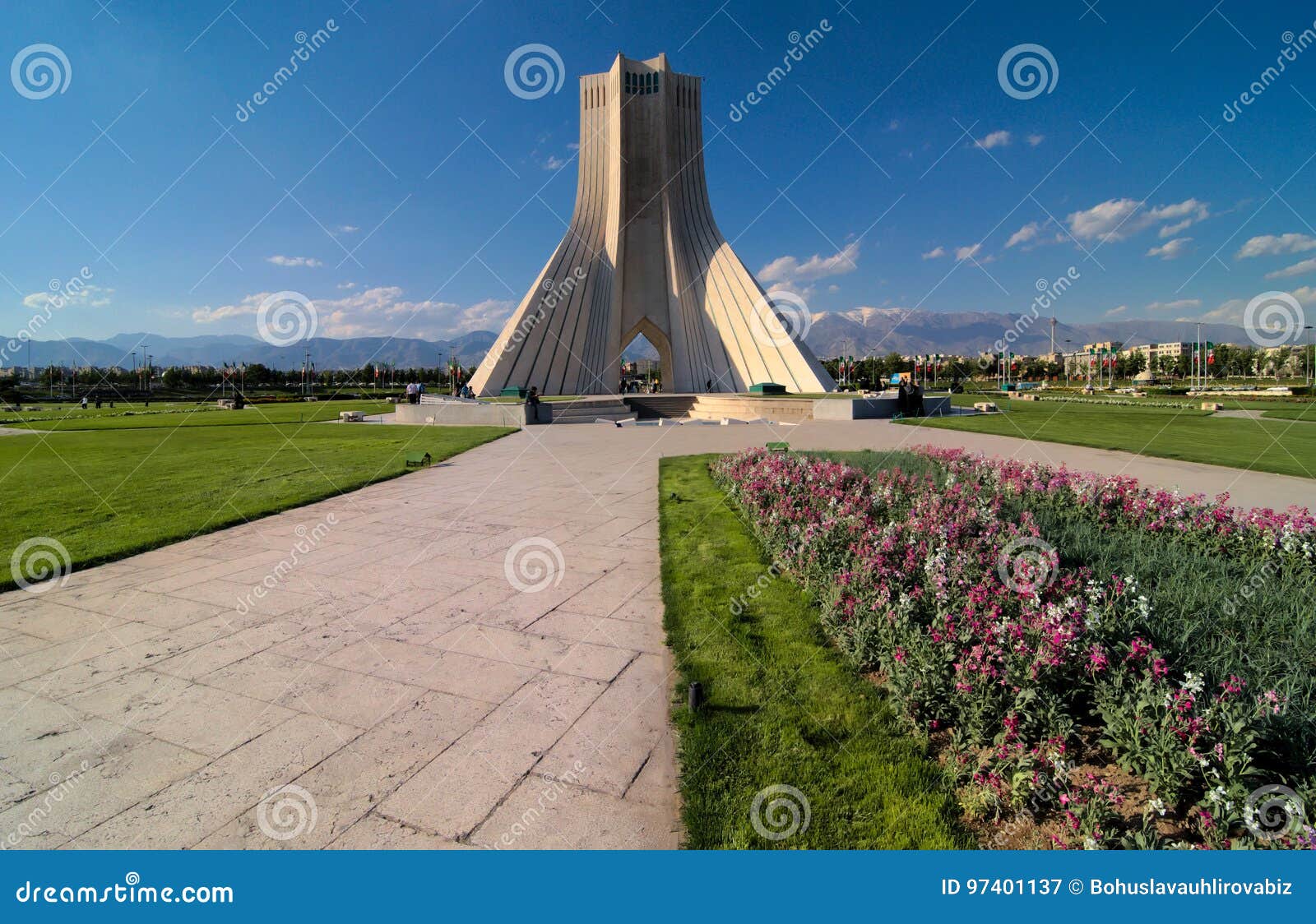 Azadi Tower editorial photography. Image of monument - 97401137