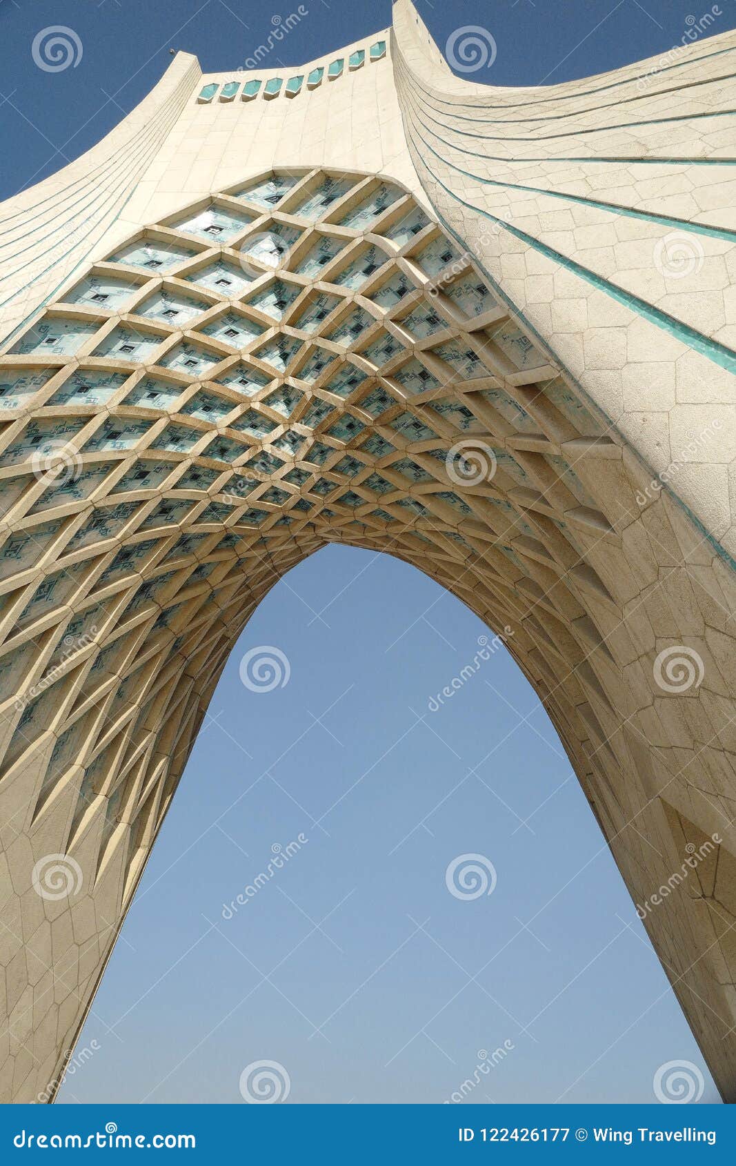 Azadi tower in Tehran editorial photography. Image of persia - 122426177