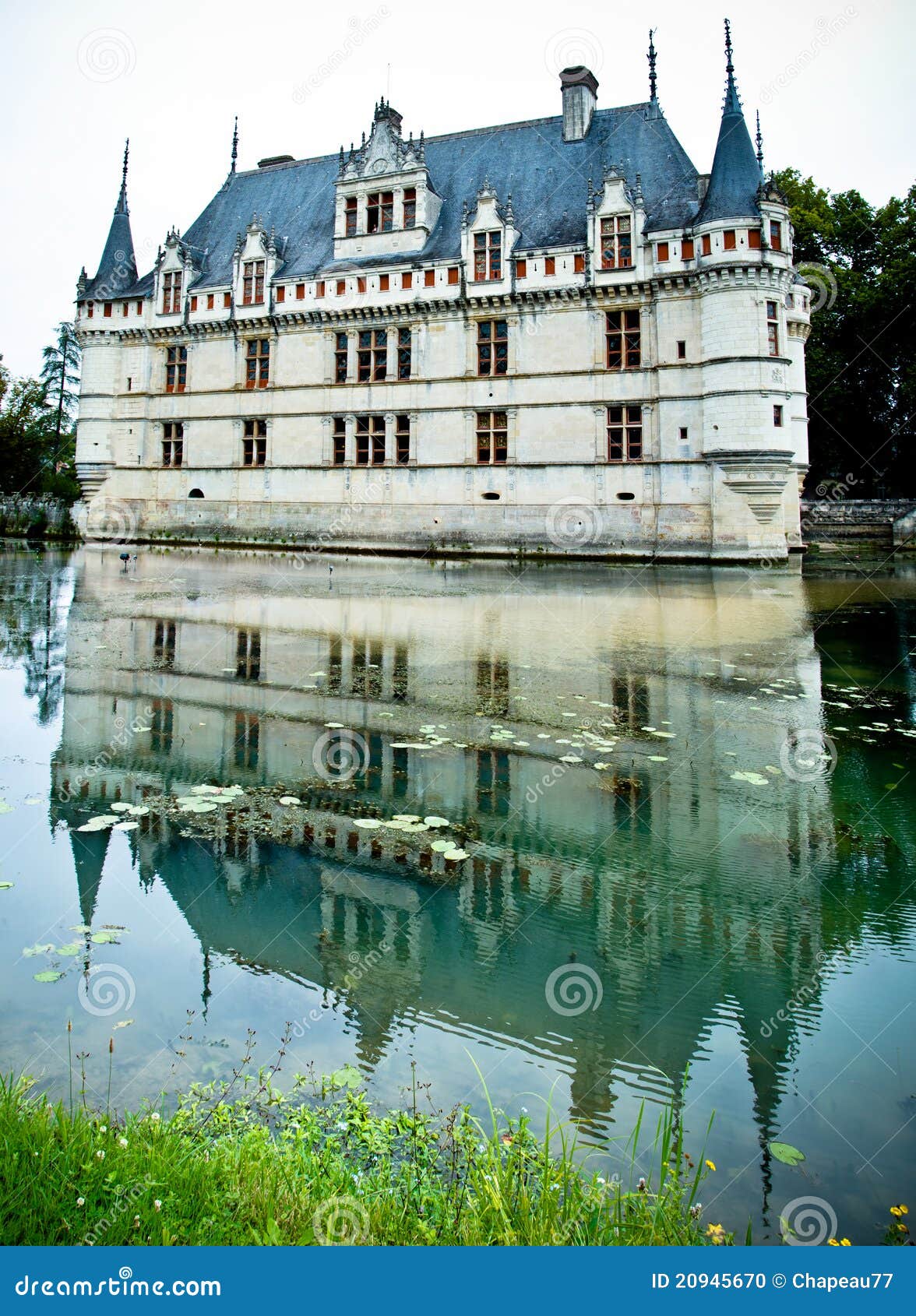 Azay Le Rideau Castle Reflected in the Water Stock Photo - Image of ...