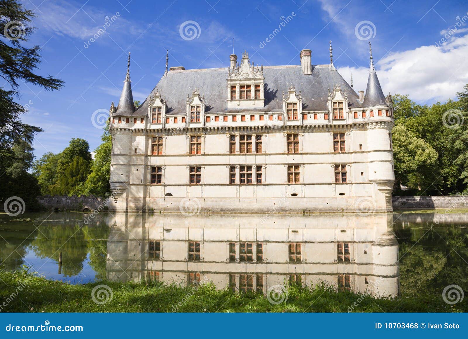 Azay-le-Rideau Chateau, Francia Foto de archivo - Imagen de fachada ...