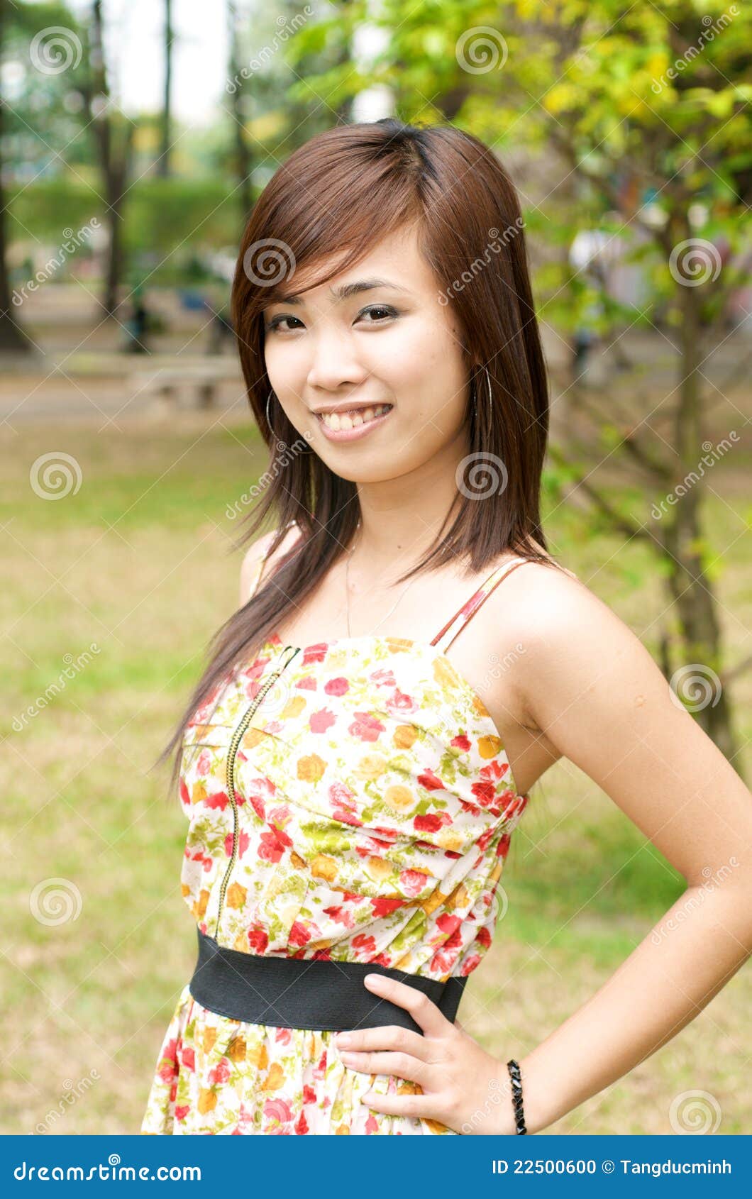 Aziatisch Meisje stock foto. Image of saigon, nave, stad - 22500600