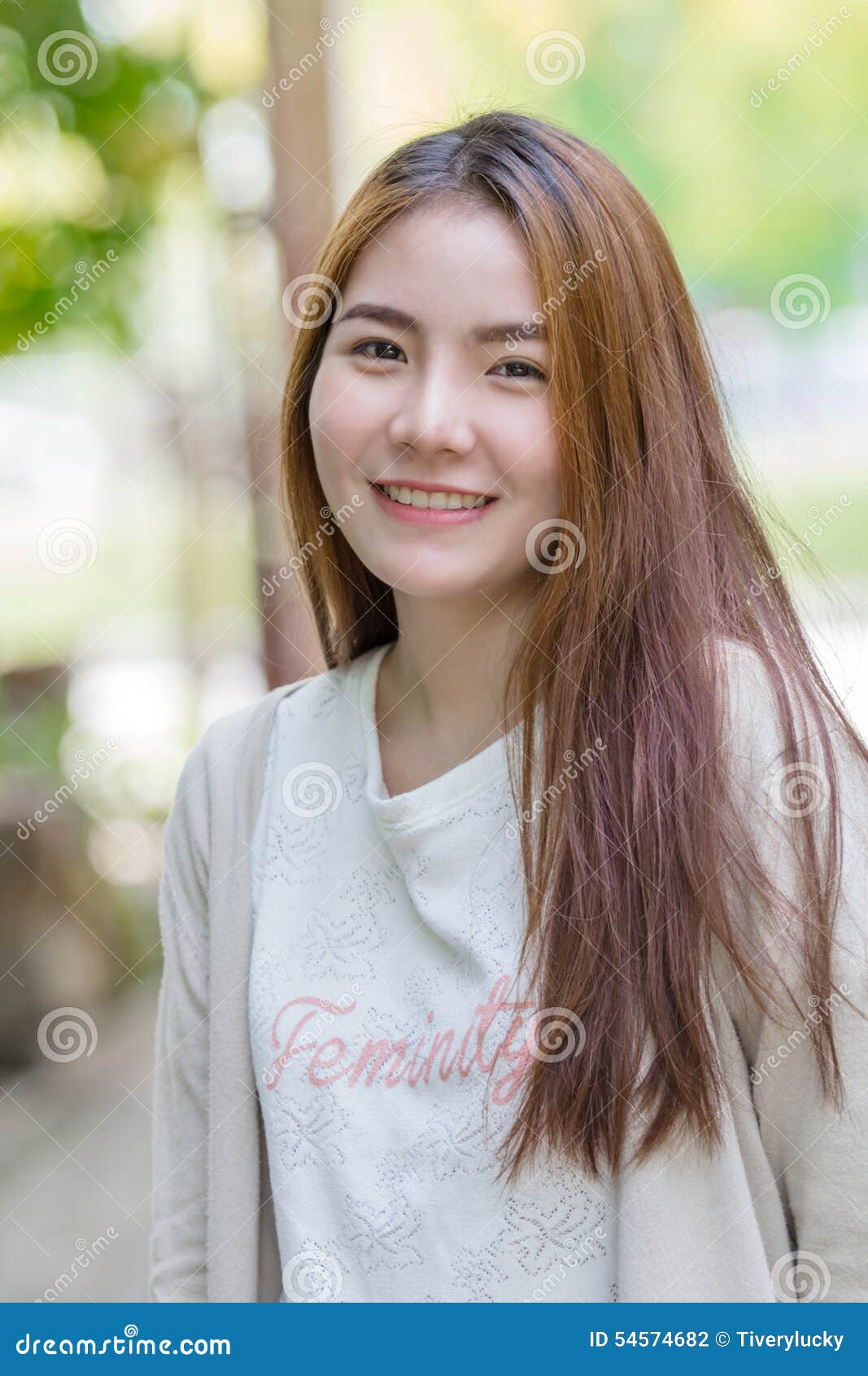 Aziatische Vrouw stock foto. Image of charmant, openlucht - 54574682