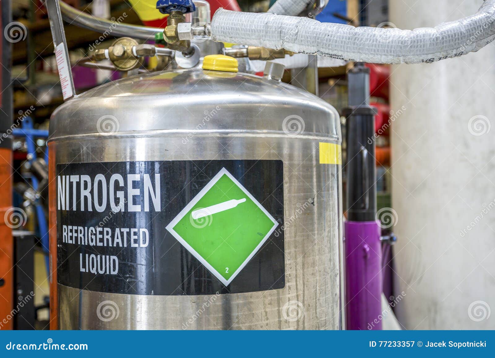 Azoto Liquido refrigerato immagine stock. Immagine di apparecchiatura ...