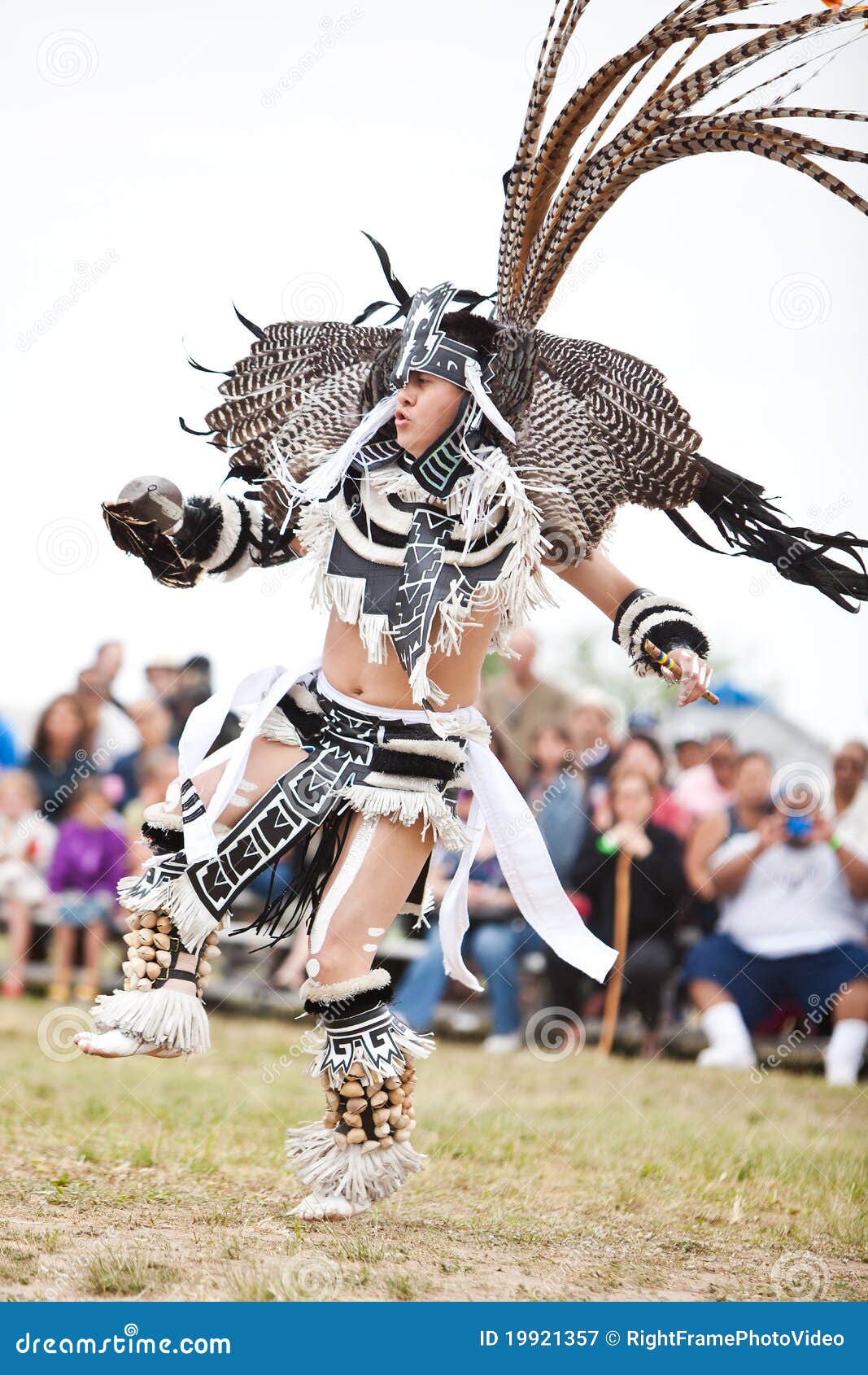 Aztec Dancer editorial photography. Image of indian, clothing - 19921357