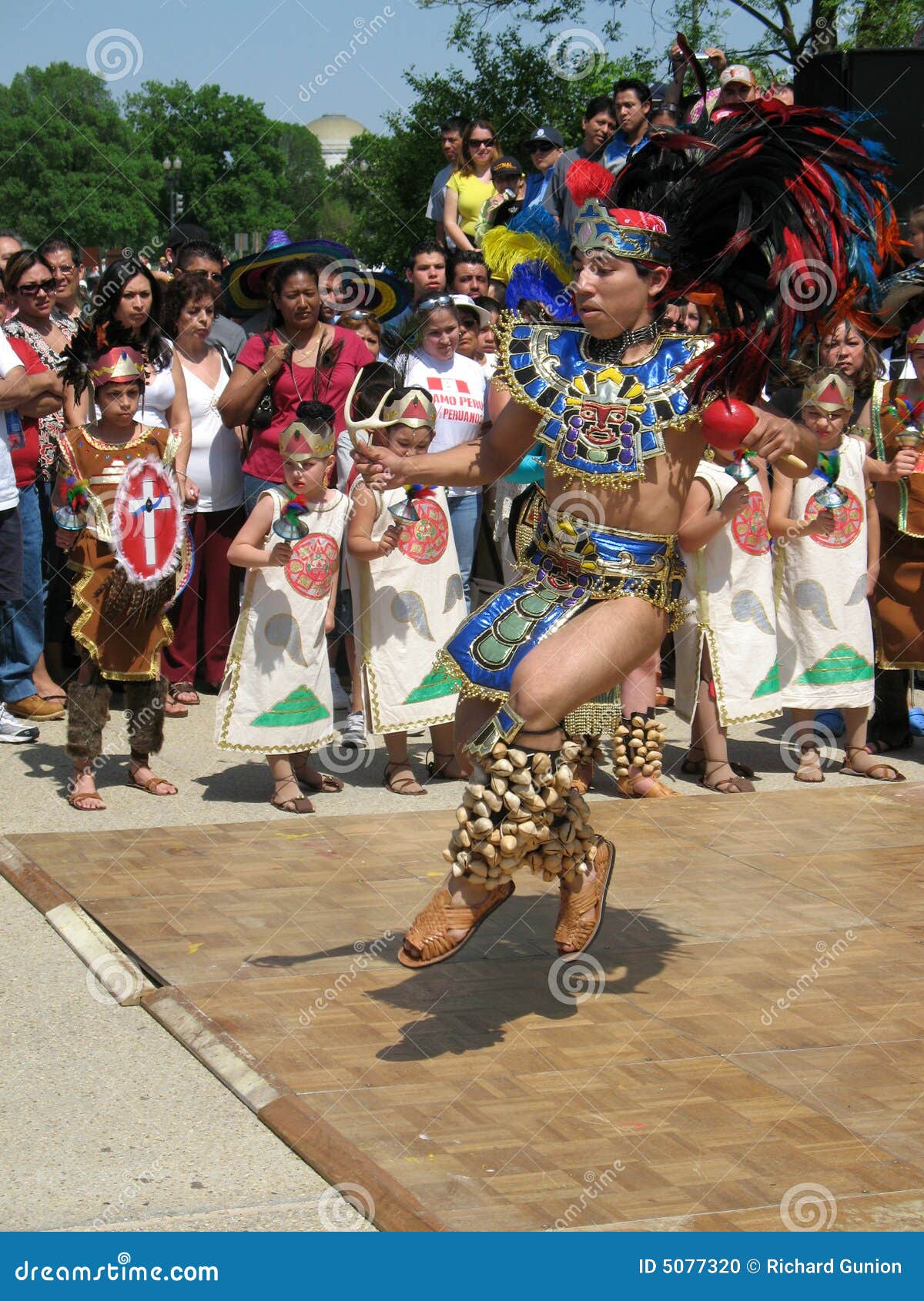 Aztec Dancer editorial image. Image of battle, culture - 5077320