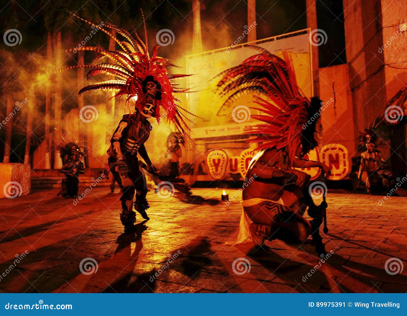 Aztec Dancer editorial photo. Image of religion, dance - 89975391