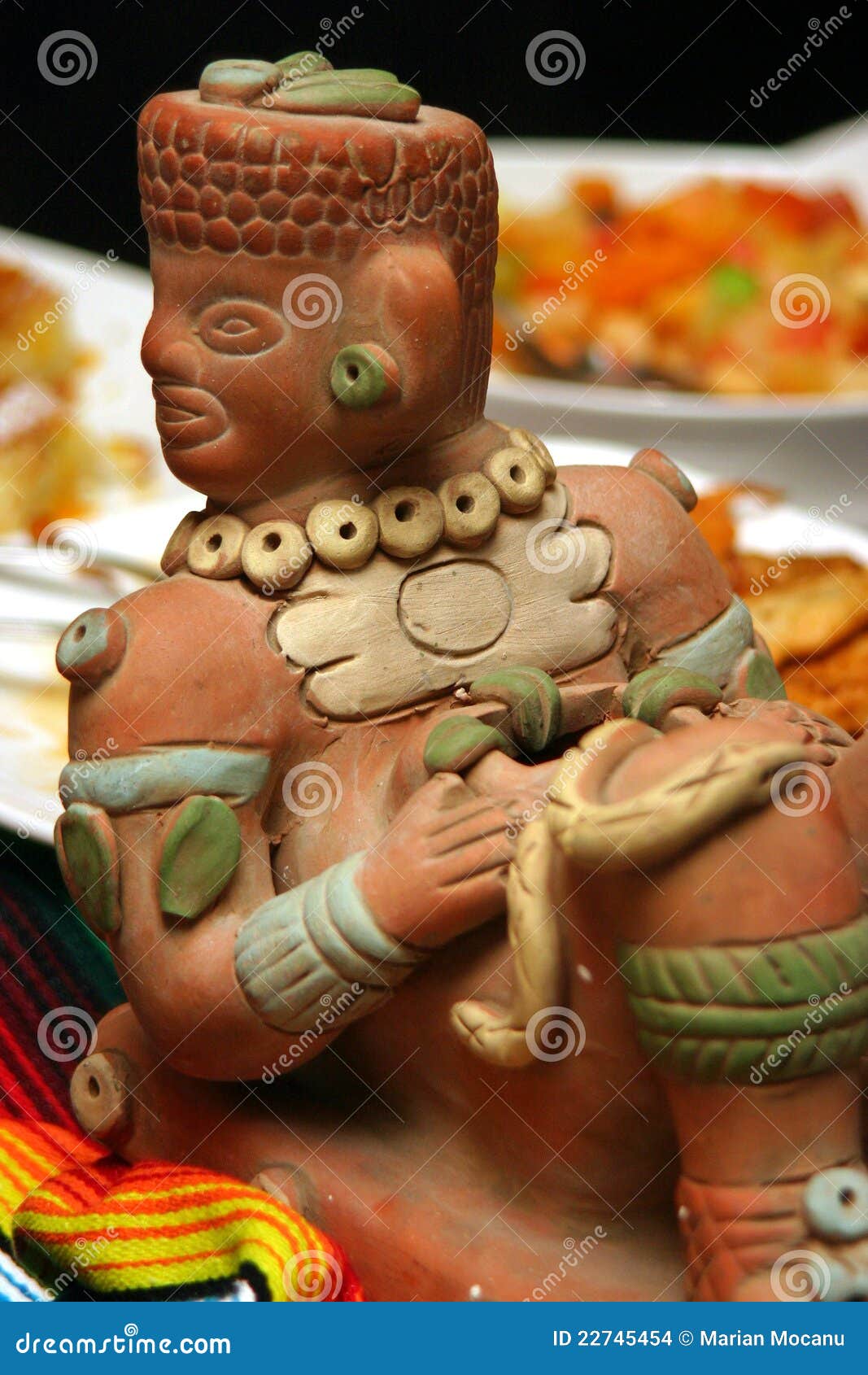 Aztec Statue Royalty-Free Stock Photography | CartoonDealer.com #28459949