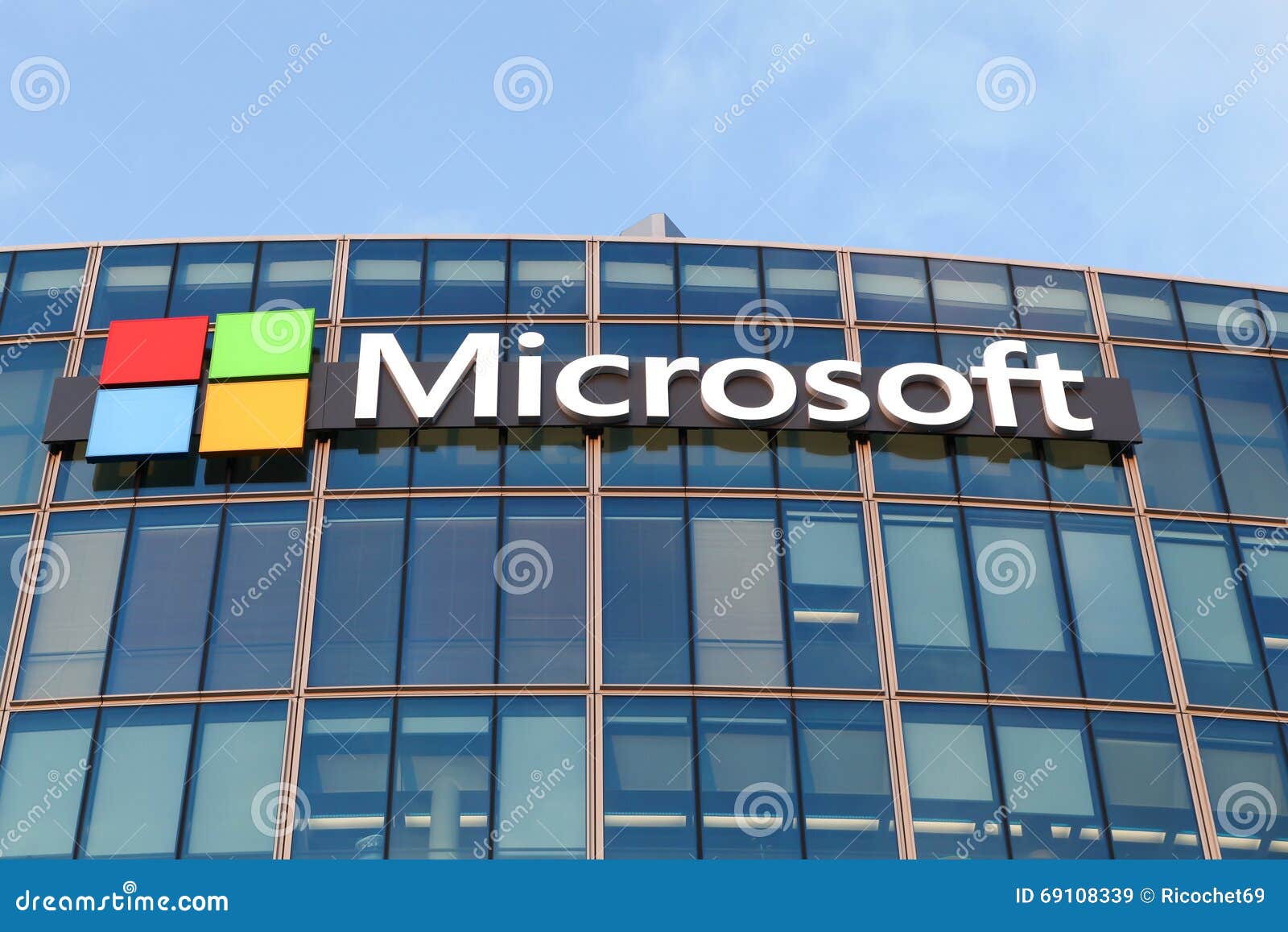 Bâtiment De Microsoft à Paris Image stock éditorial - Image du symbole ...