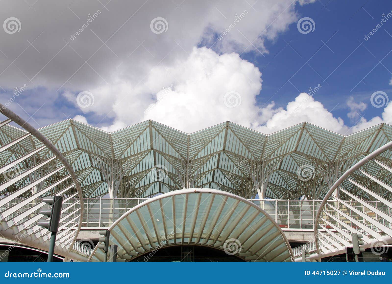 Bâtiments Modernes En Parc Des Nations, Lisbonne Photographie éditorial ...