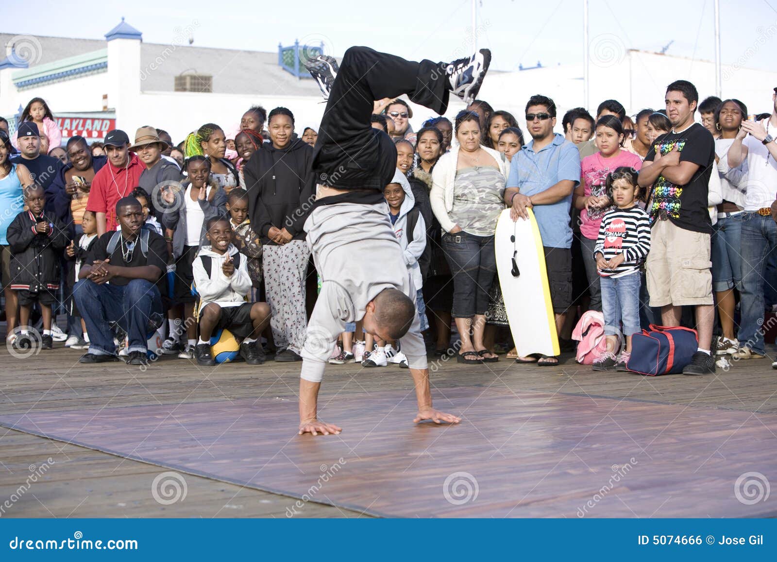 B-Boy 7 editorial photo. Image of street, performer, landmark - 5074666