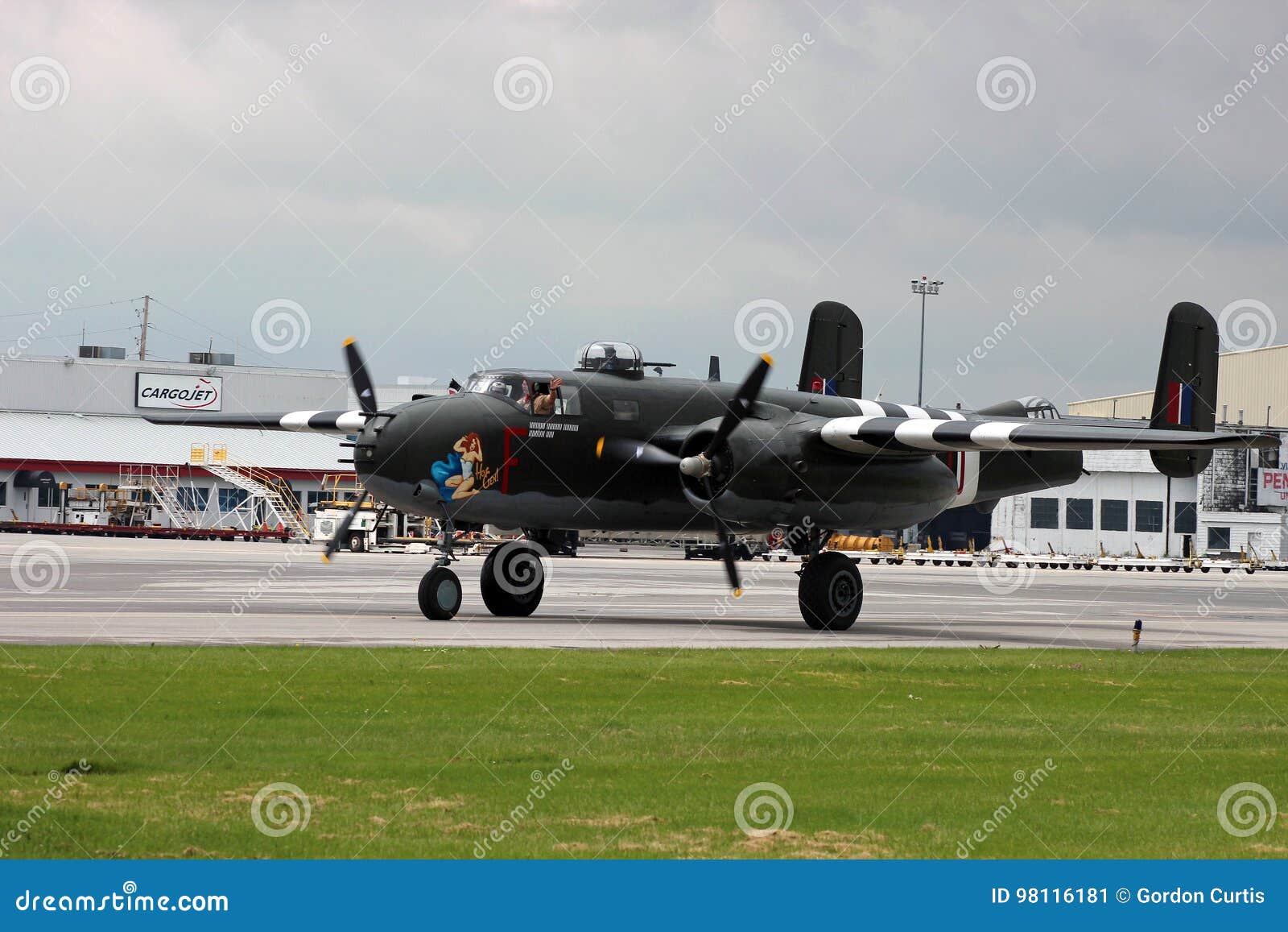 B25 Mitchell editorial photo. Image of hamilton, airplane - 98116181
