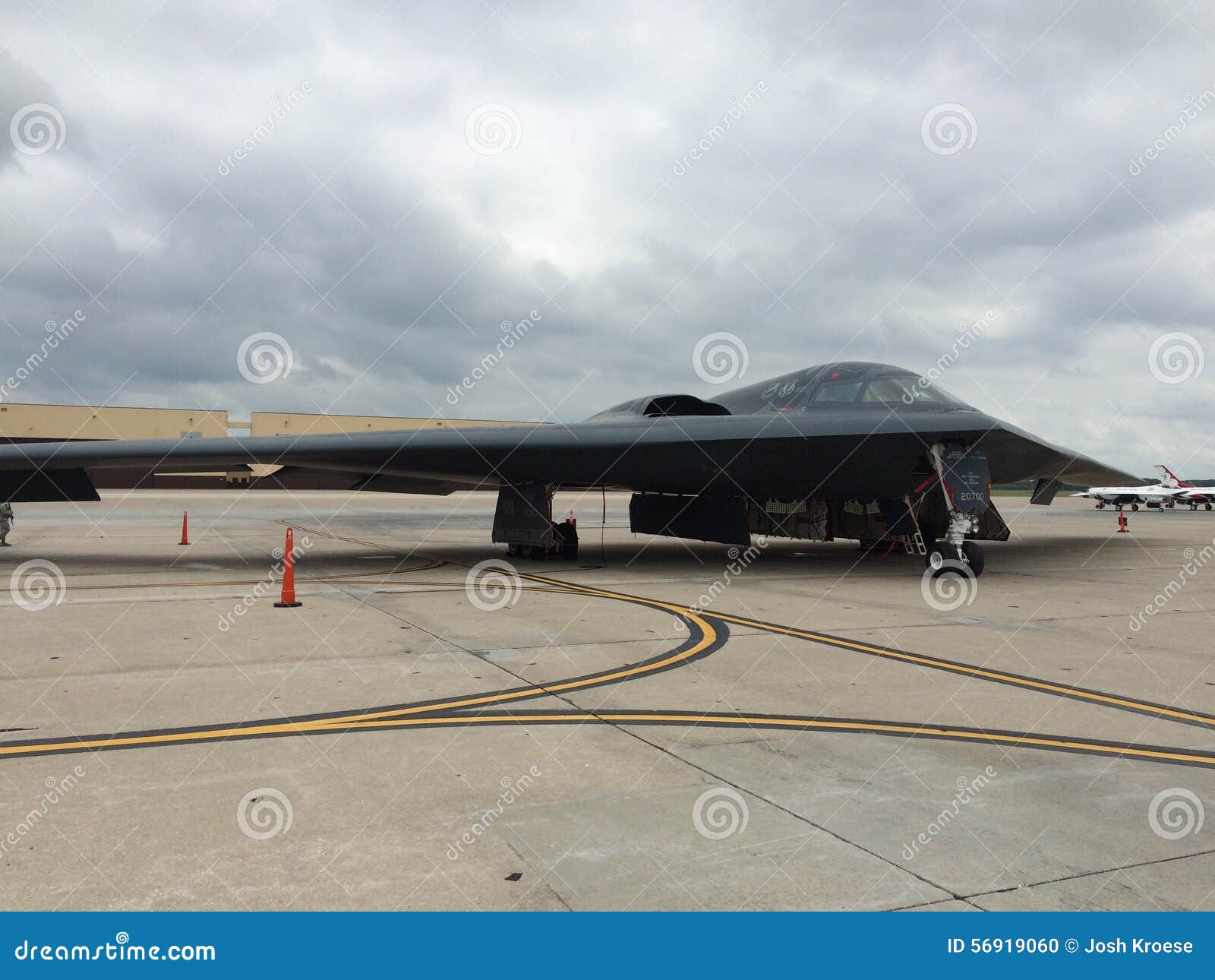 B2 Stealth Bomber editorial image. Image of airplanes - 56919060
