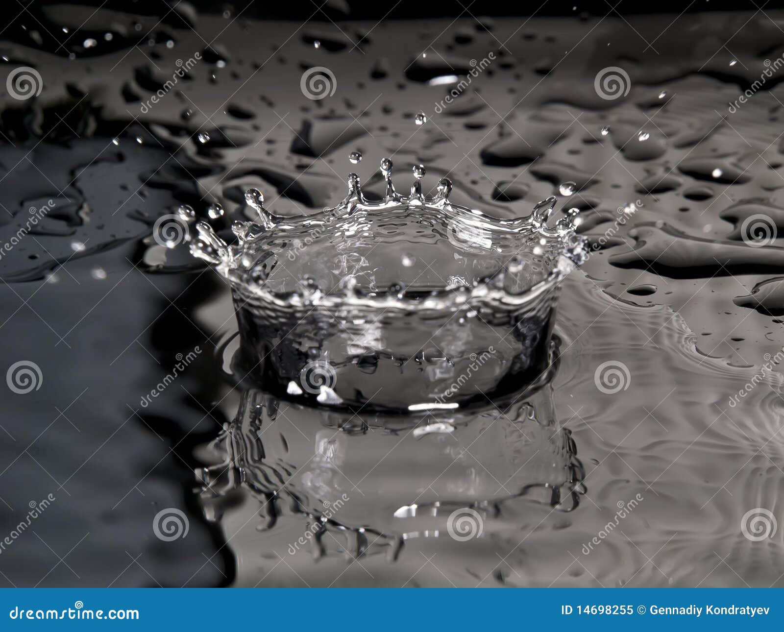 B&W Water Drop Splash Crown Stock Image - Image of design, abstract ...
