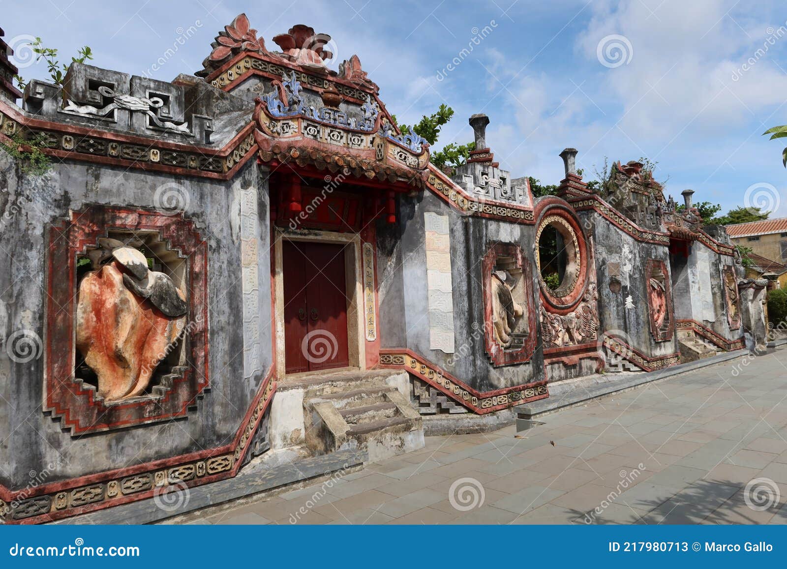 Ba Mu Temple Gate in Hoi an, Vietnam Stock Image - Image of historic ...