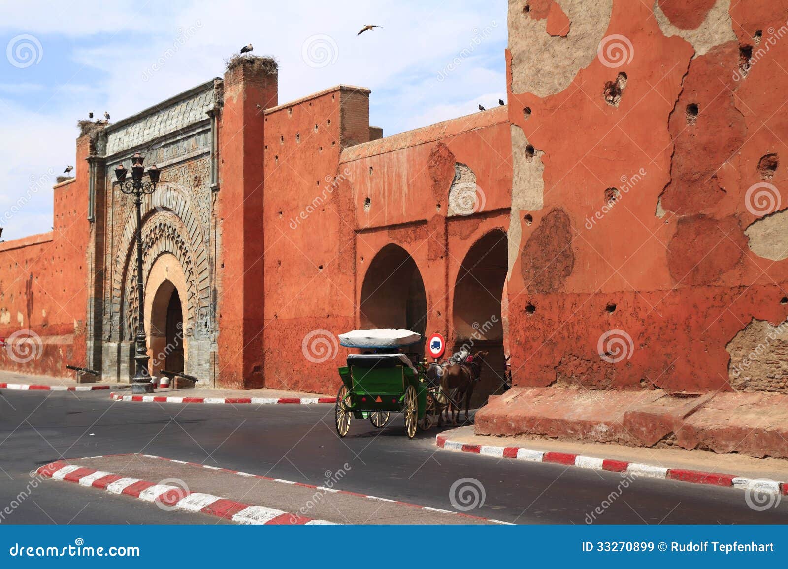 Bab Agnaou image stock. Image du médiéval, décoratif - 33270899