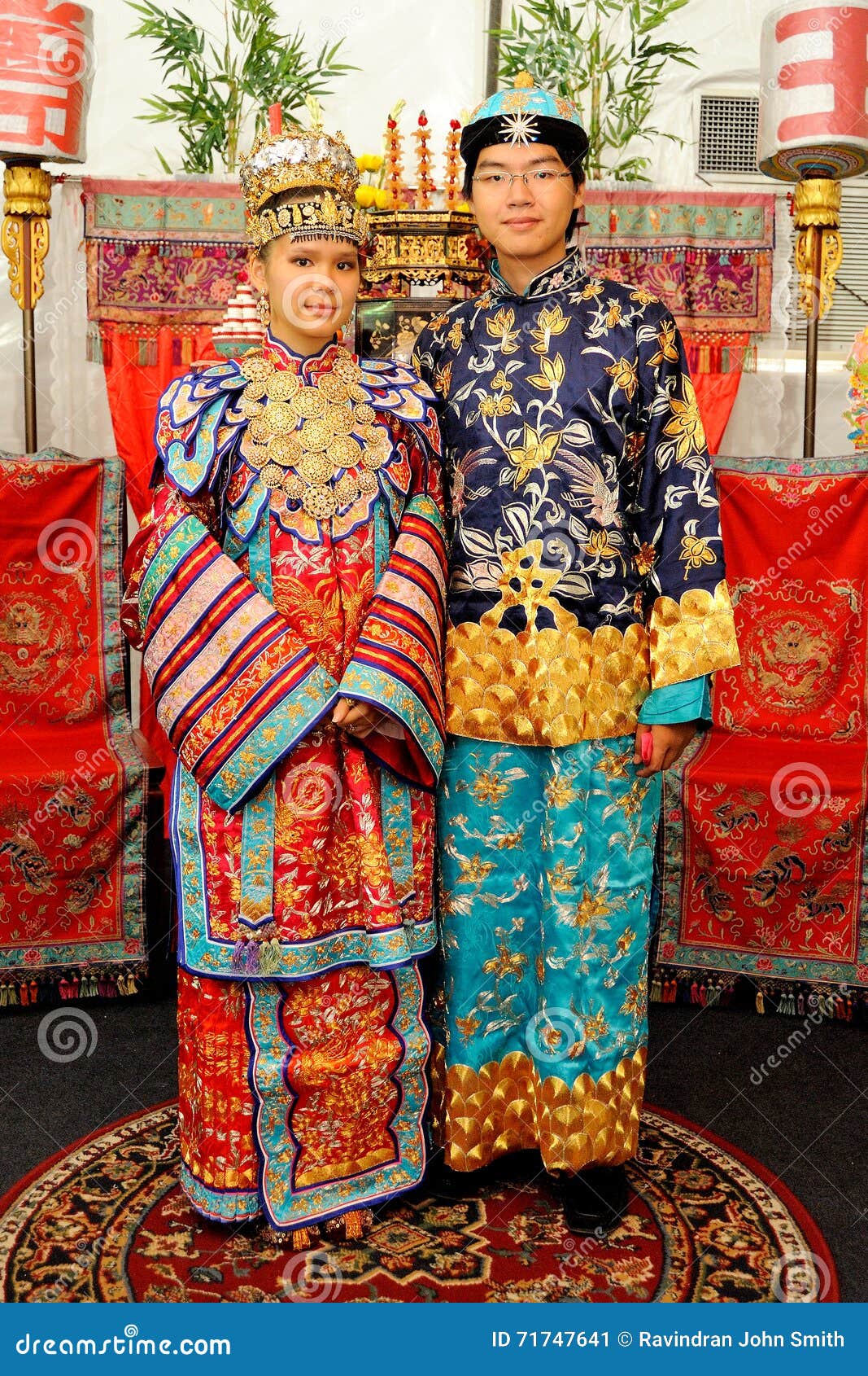 Baba Nyonya Wedding Couple redaktionelles foto. Bild von malaiianer ...