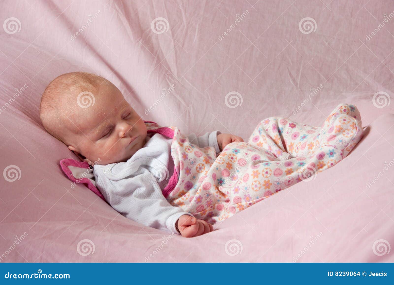 Baby 1 maand stock foto. Image of kind, volwassen, kwetsbaar - 8239064