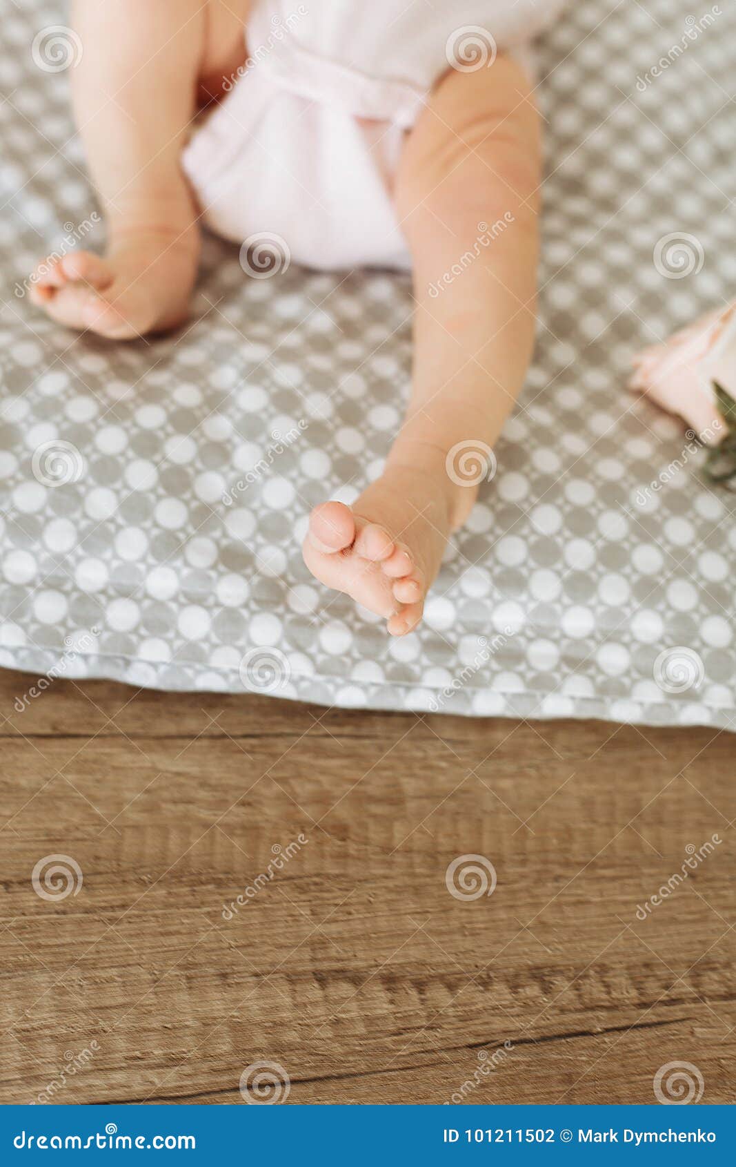 Baby stock foto. Image of voeten, monitor, benen, geboorte - 101211502