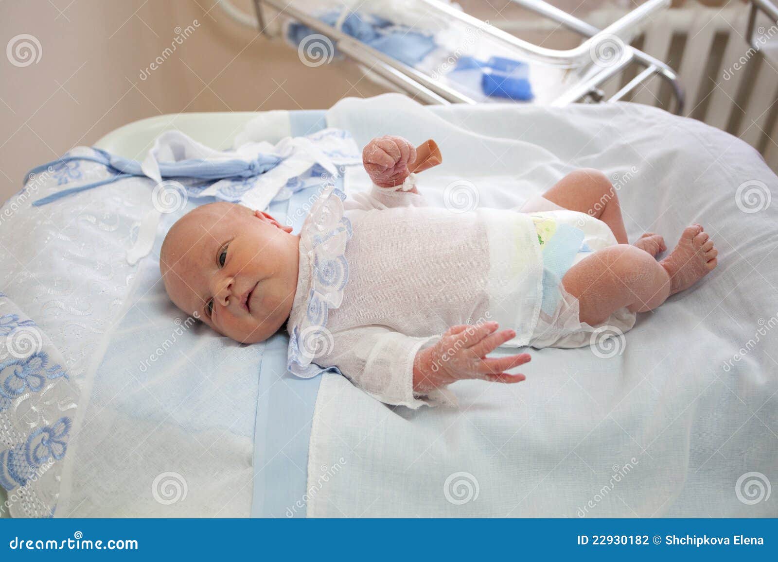 Baby at the age of 4 days stock photo. Image of newborn - 22930182