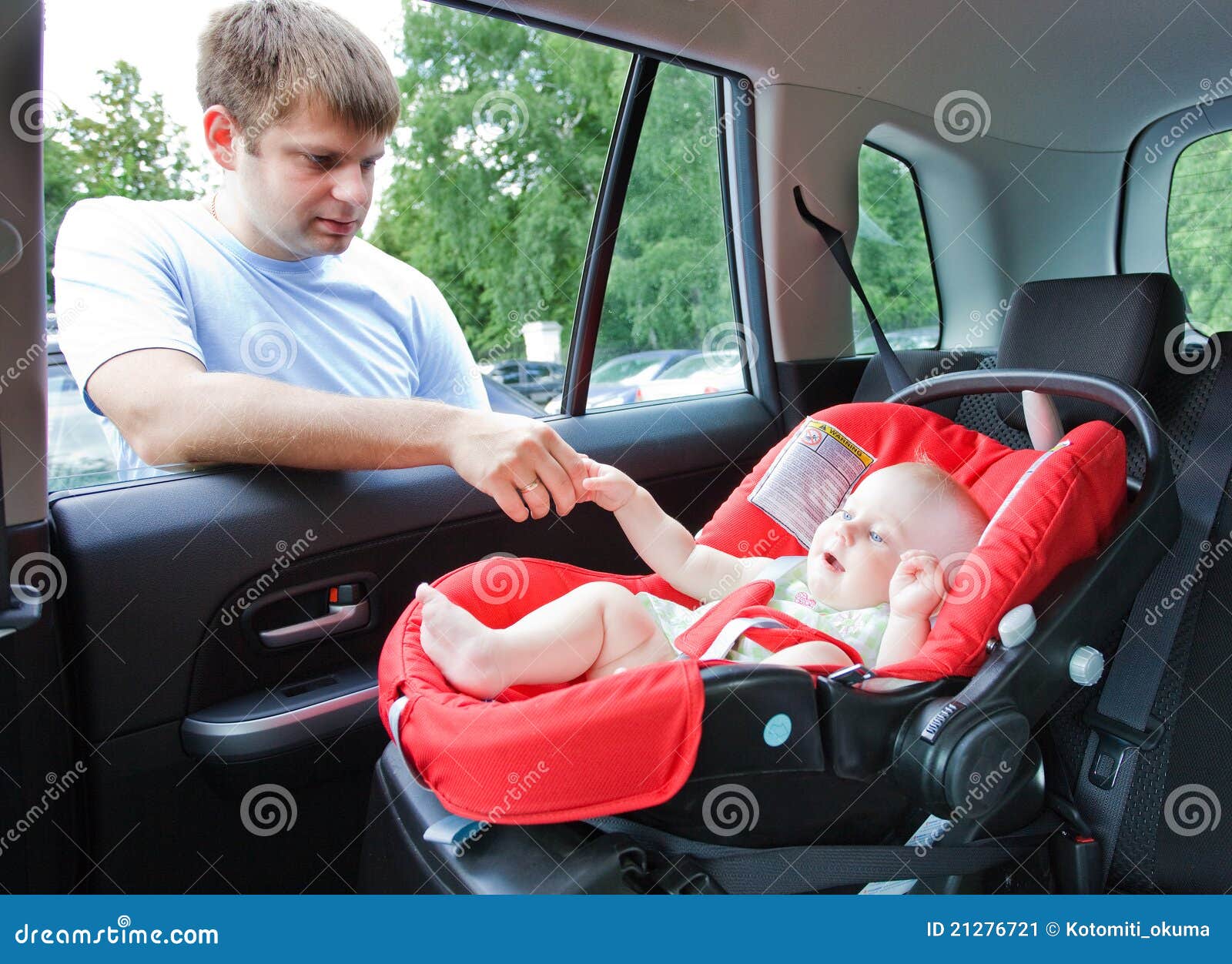 Baby in auto stock afbeelding. Image of rust, voertuig - 21276721