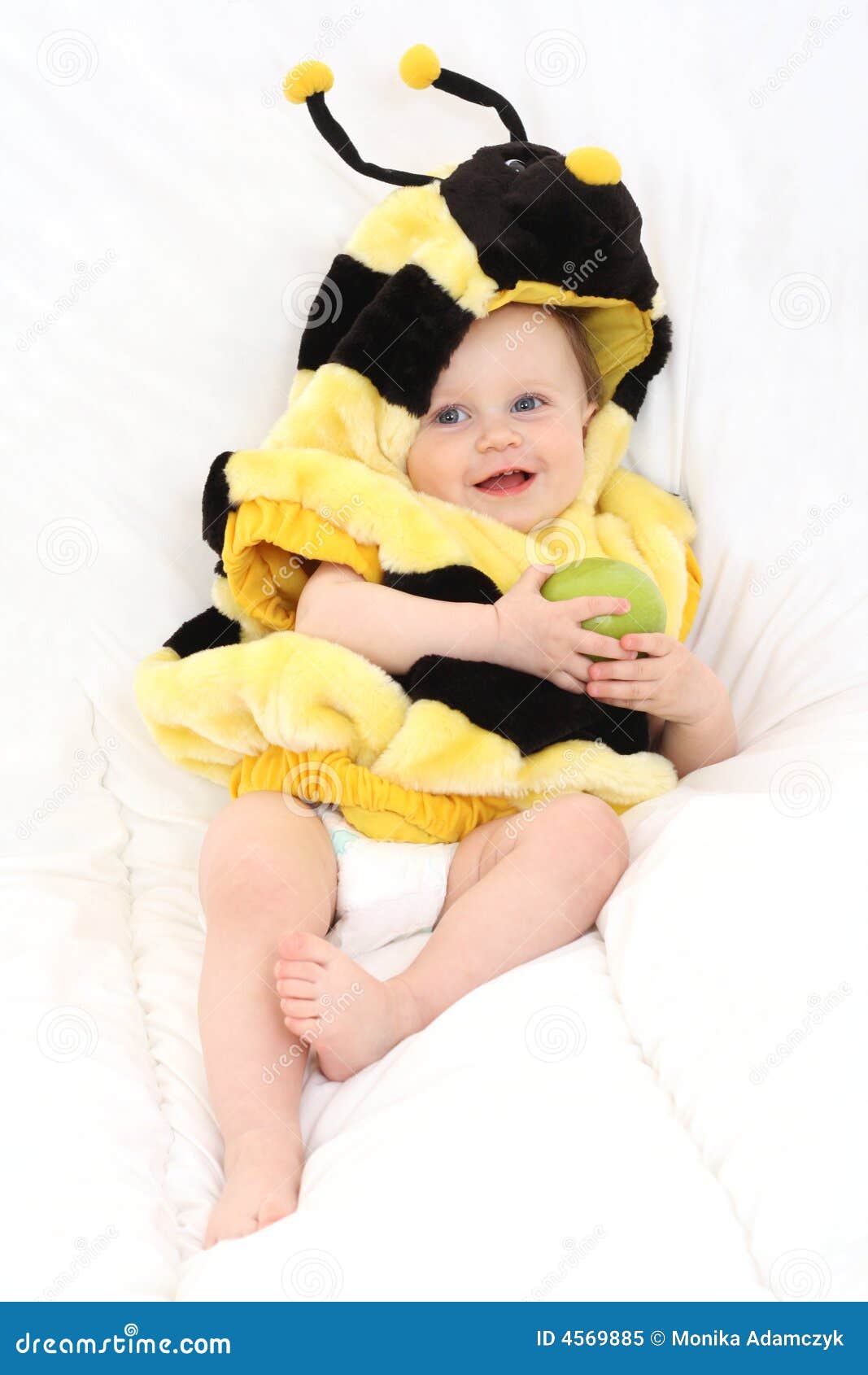 Baby - Biene stockbild. Bild von spiel, porträt, lächeln - 4569885