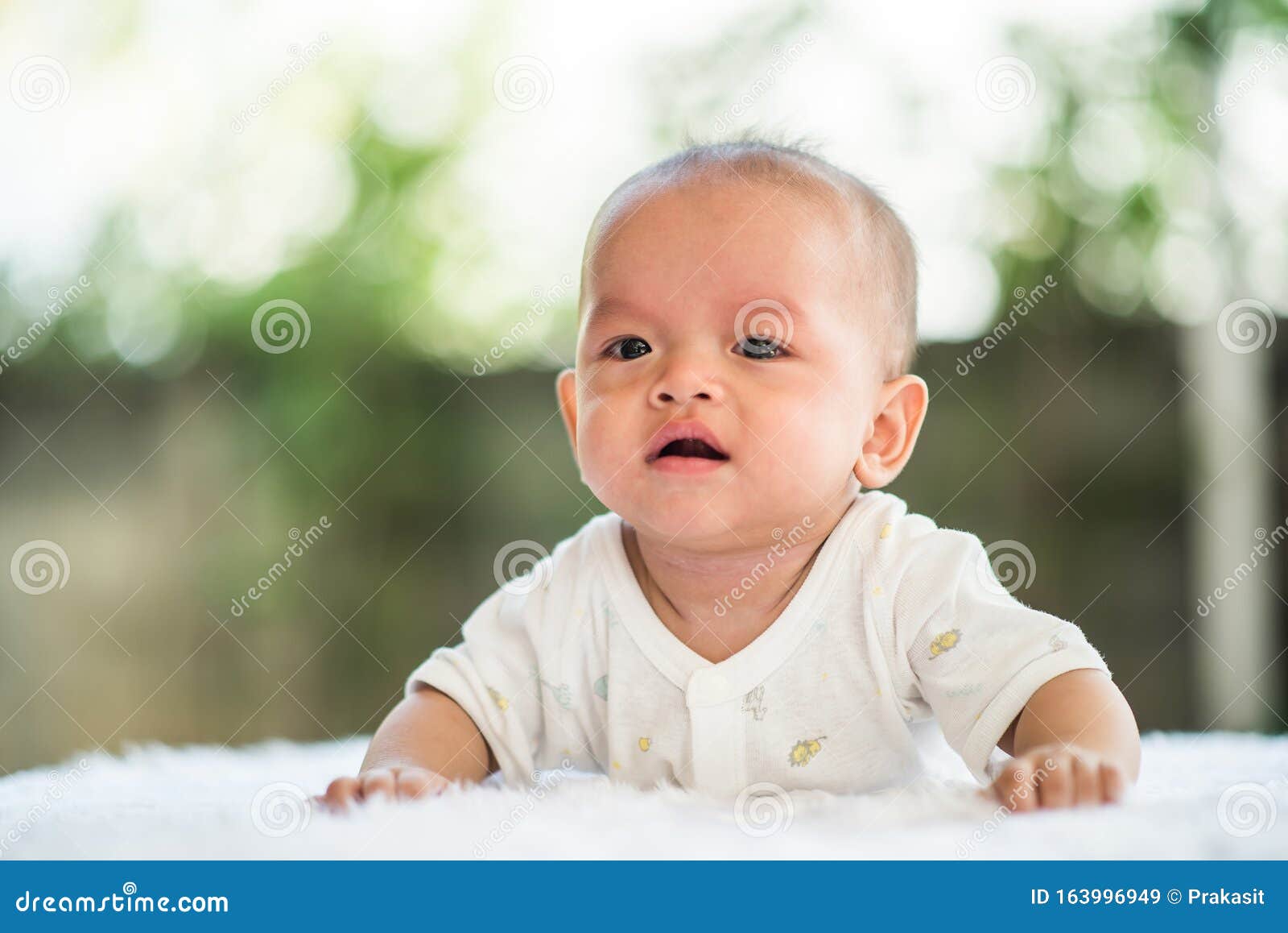 Baby boy crying. Sad child stock image. Image of white - 163996949