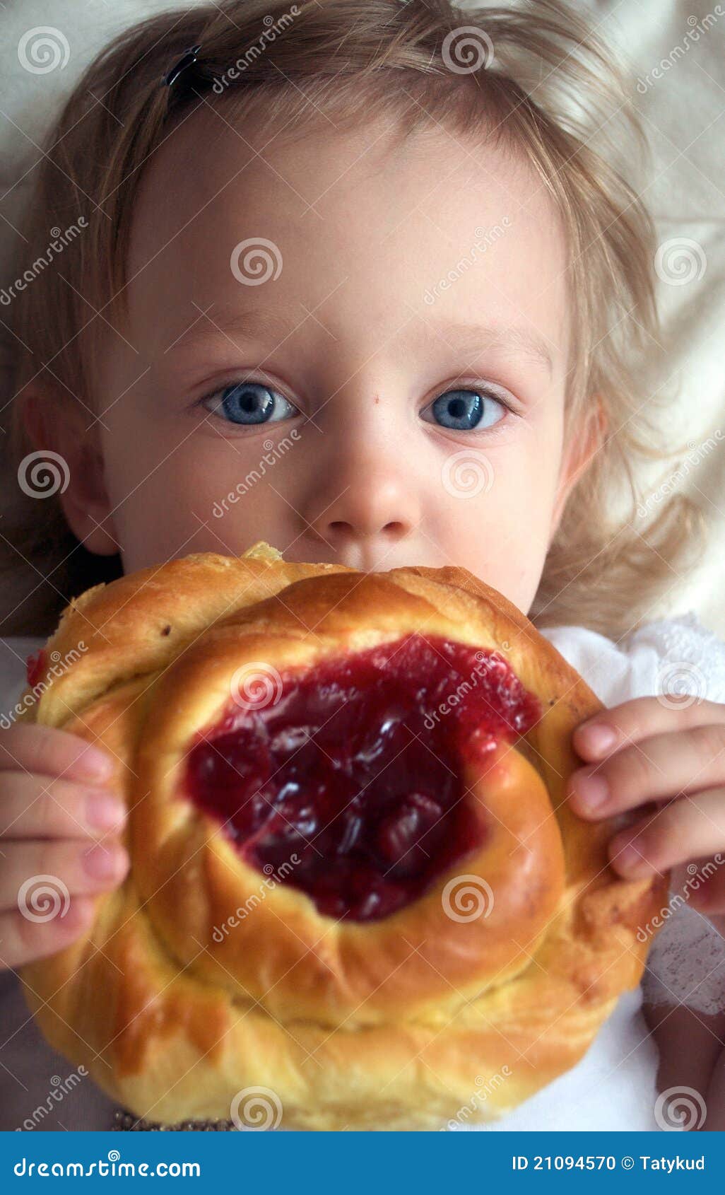 A baby girl and a pie stock photo. Image of fair, blue - 21094570