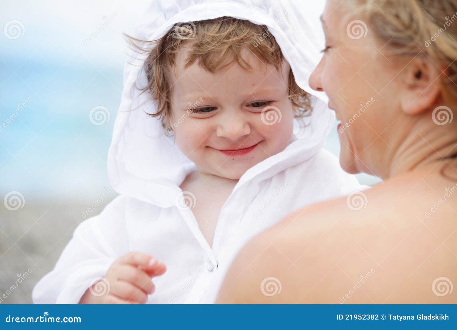 Baby with mum stock photo. Image of happiness, people - 21952382