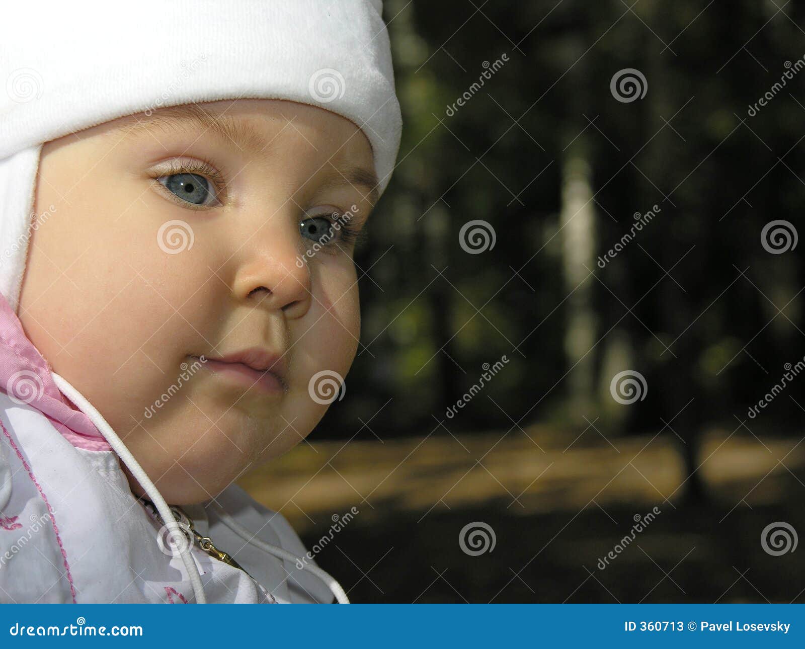 Baby op stomp stock afbeelding. Image of baby, sinaasappel - 360713