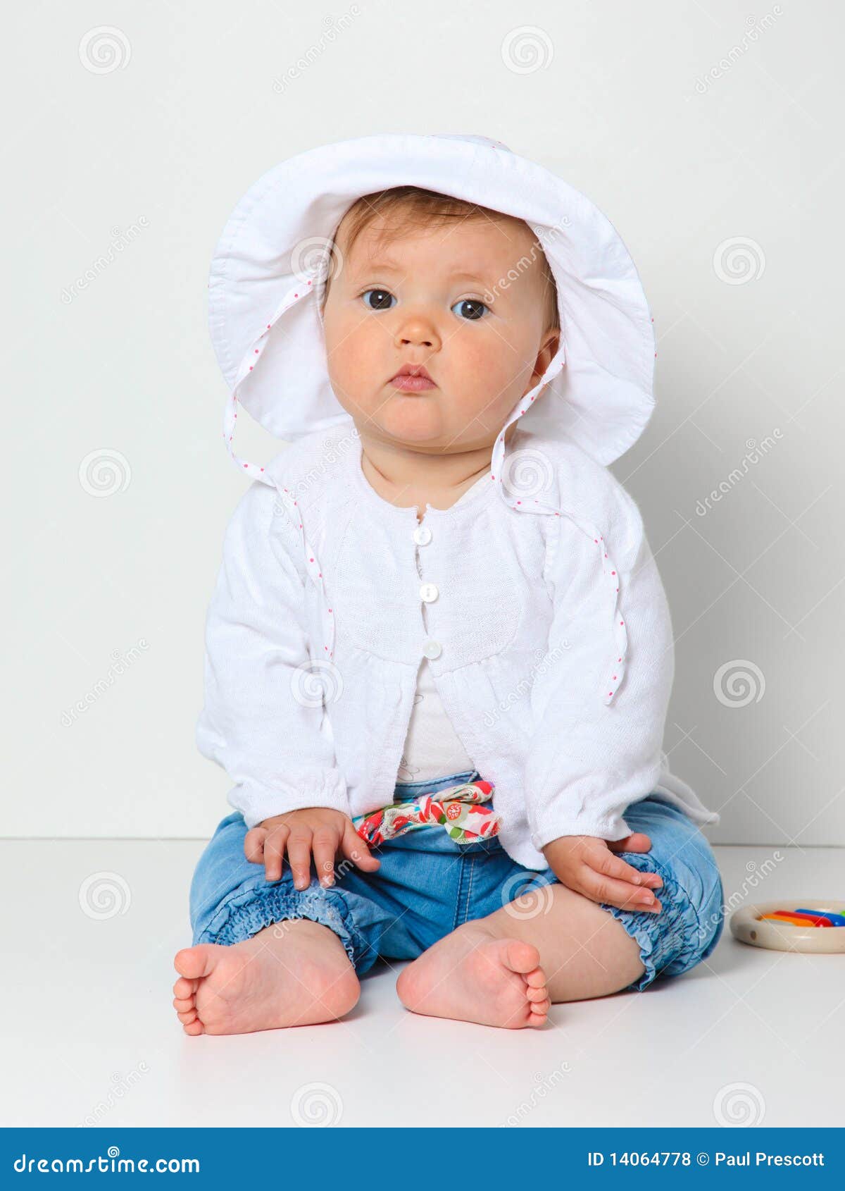 Baby Sitting Picture. Image: 14064778