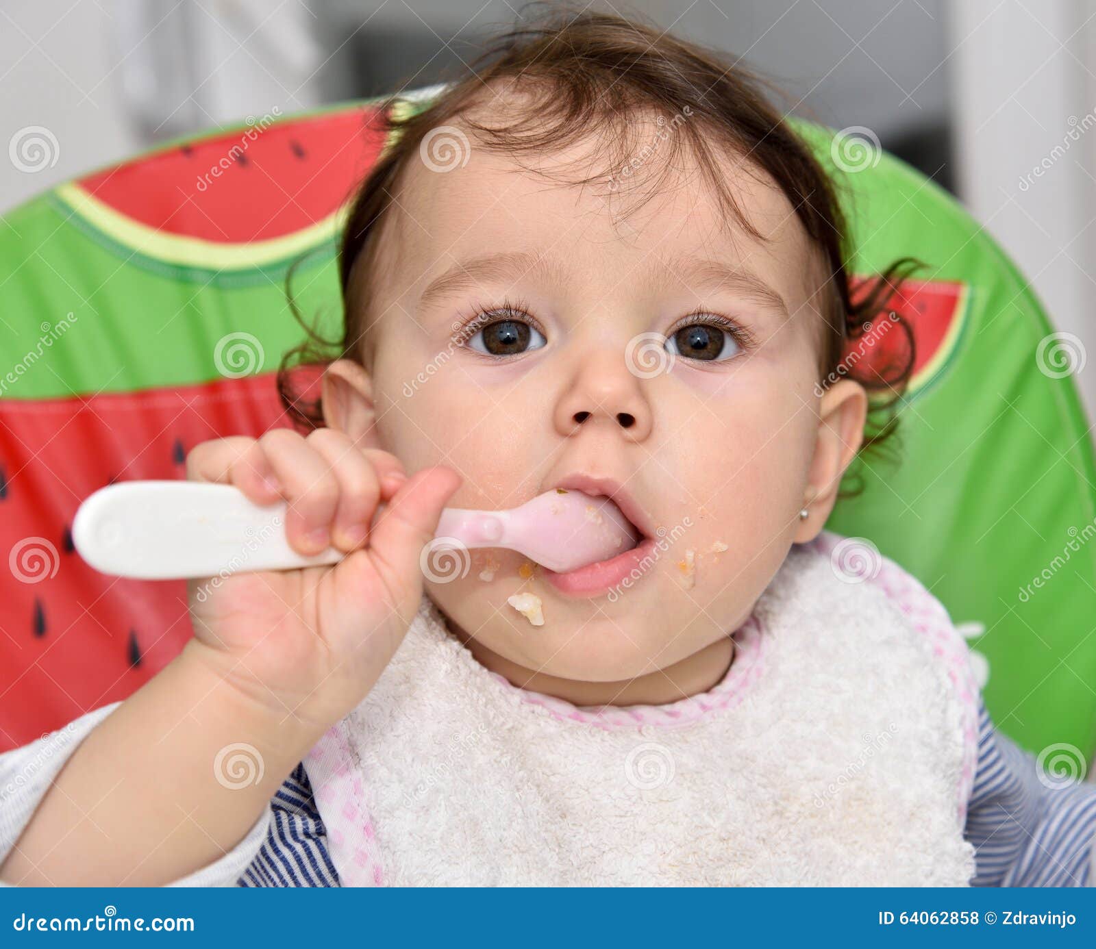 Babyessen stockfoto. Bild von lebensstil, nahaufnahme - 64062858