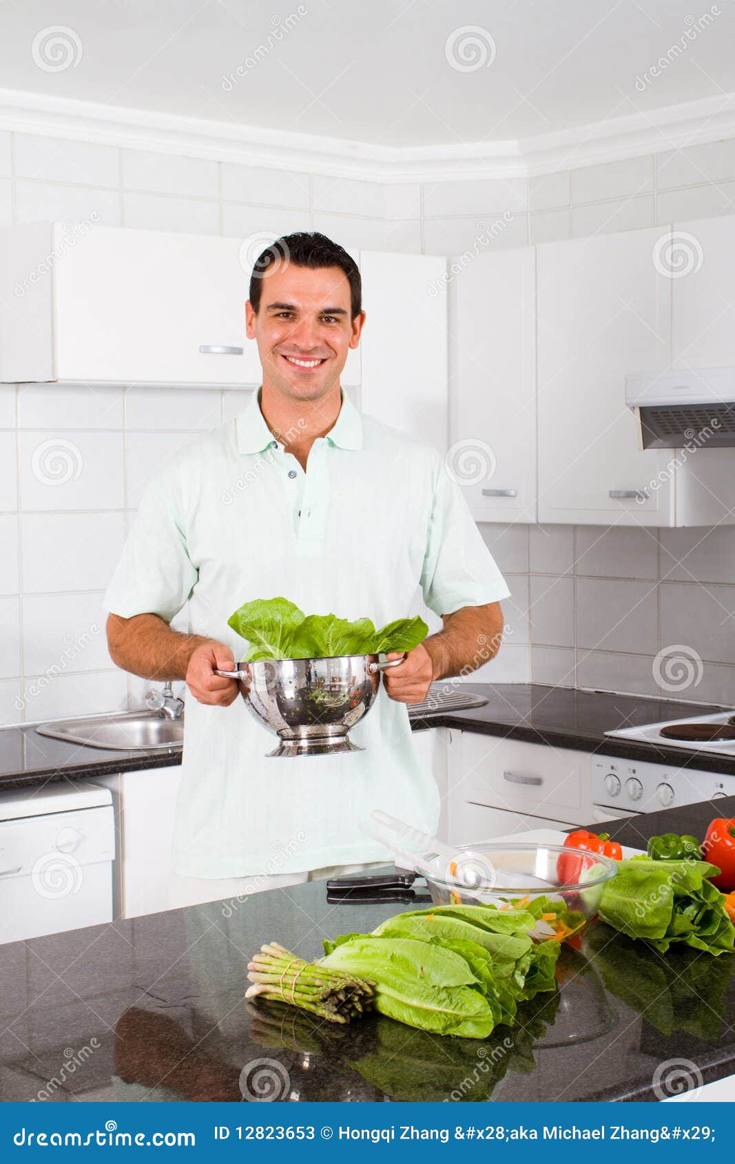 Bachelor in kitchen stock image. Image of healthy, lifestyle - 12823653