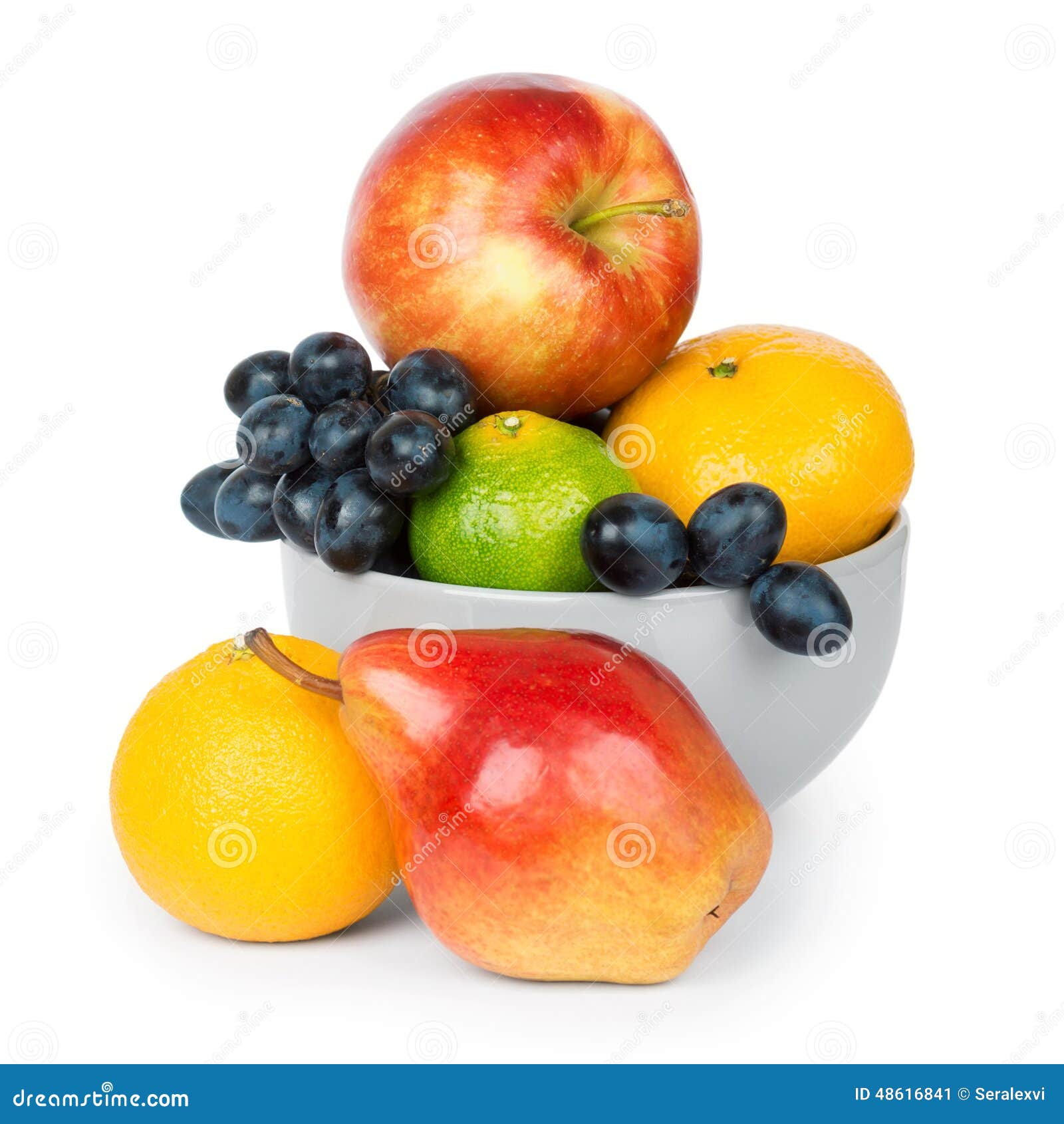 Bacia com frutas imagem de stock. Imagem de nave, alimento - 48616841