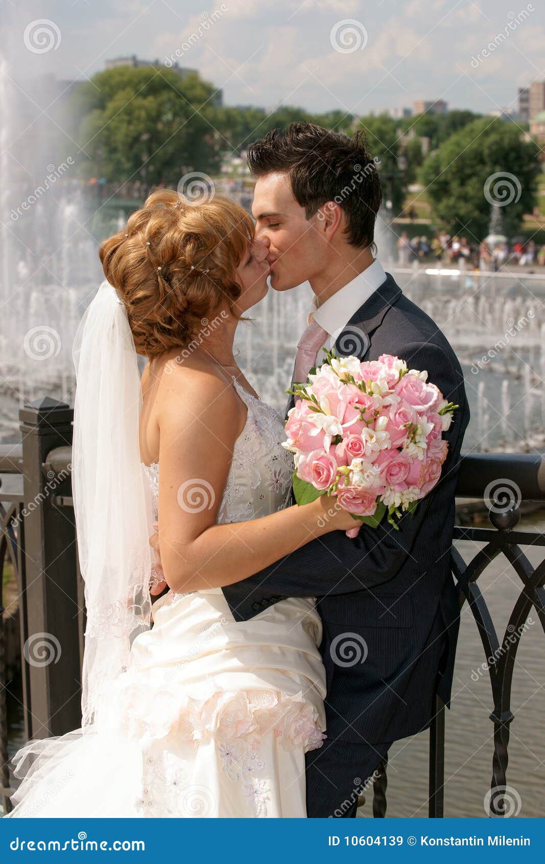 Bacio immagine stock. Immagine di amore, unione, nuziale - 10604139