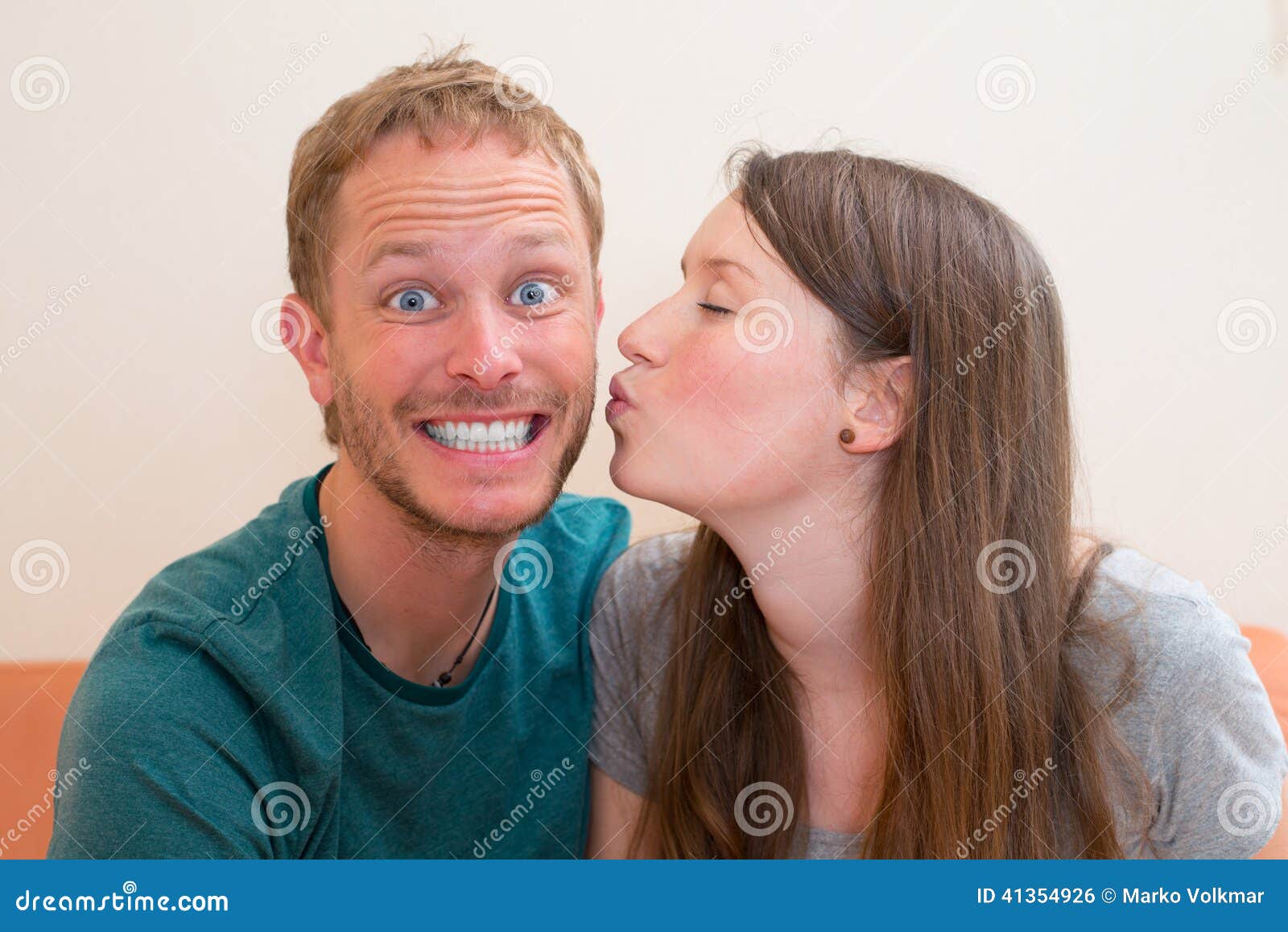 Bacio fotografia stock. Immagine di affascinante, fronte - 41354926