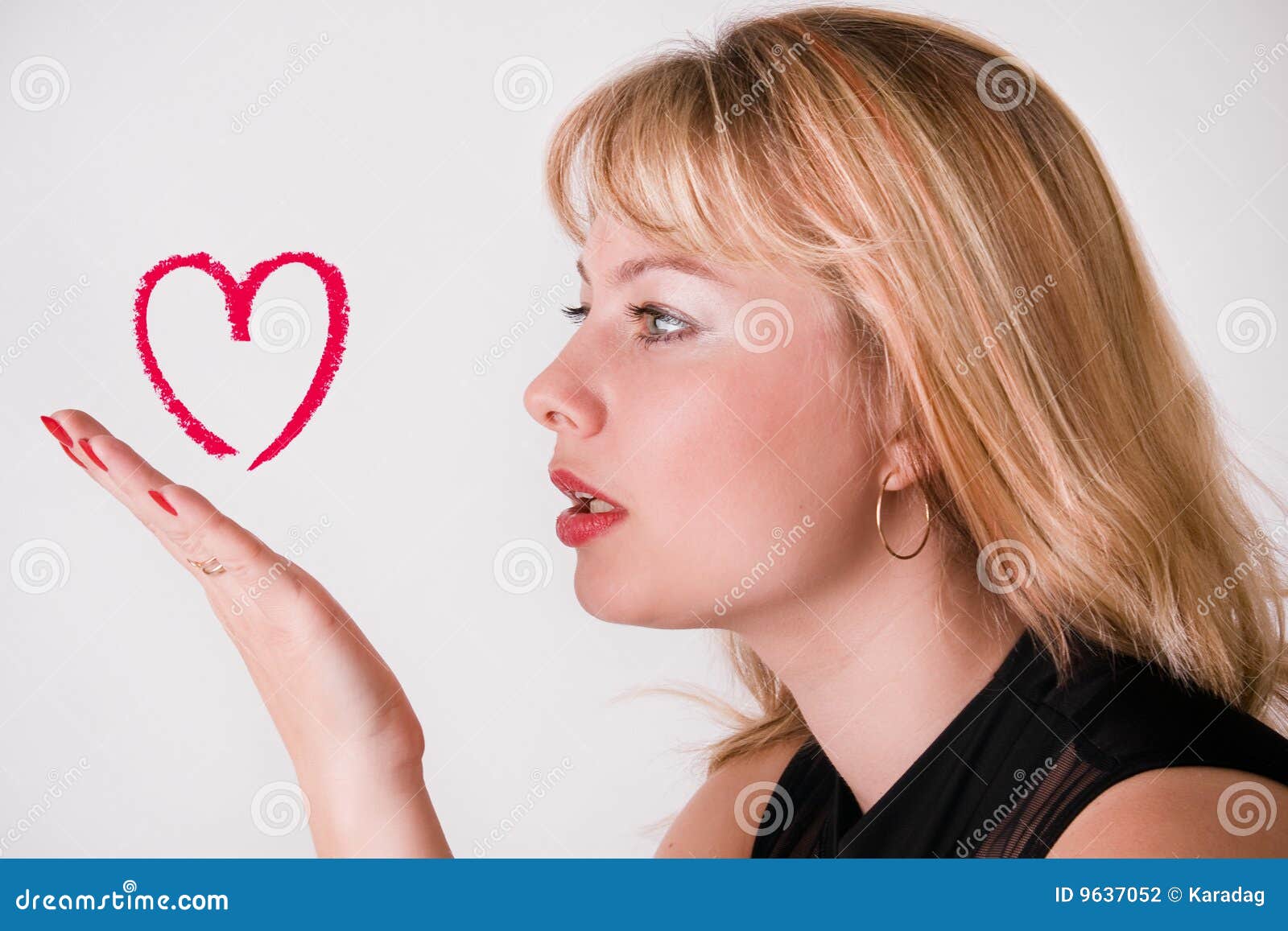 Bacio di amore fotografia stock. Immagine di mano, mago - 9637052