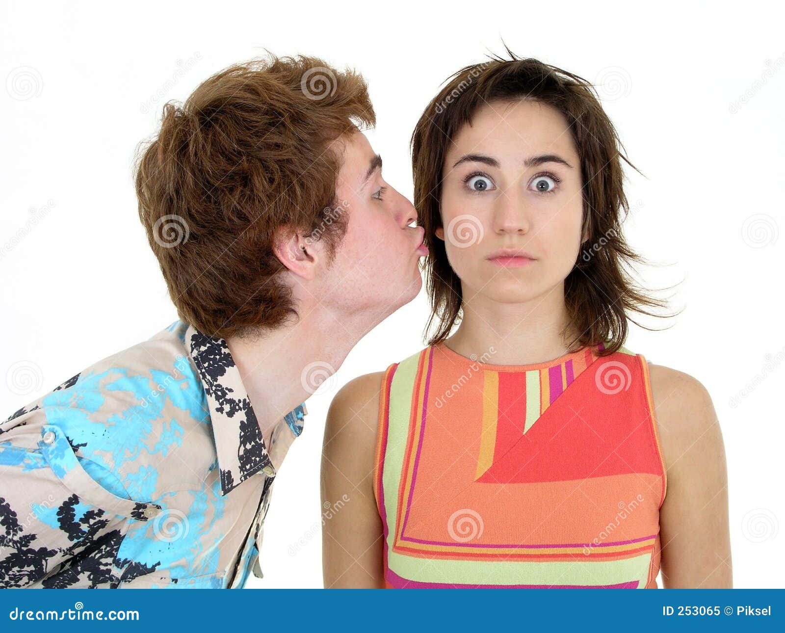 Bacio sulla guancica immagine stock. Immagine di bacio - 253065