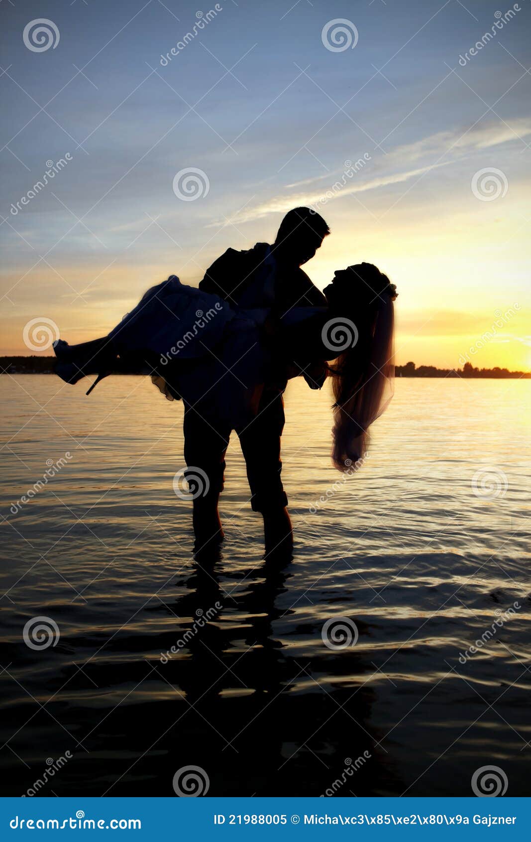 Bacio Wedding immagine stock. Immagine di amore, ricorso - 21988005