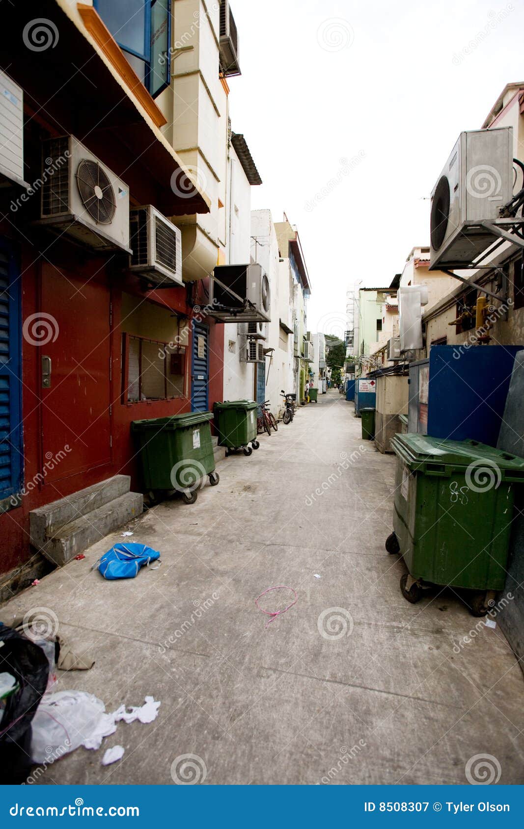 Back Alley Garbage stock image. Image of grimy, road, dirty - 8508307