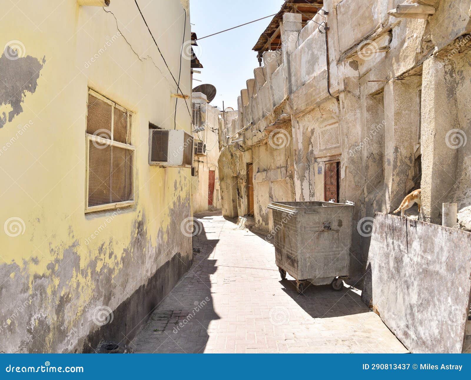 Back Alley in Muharraq, Bahrain Stock Image - Image of culture ...